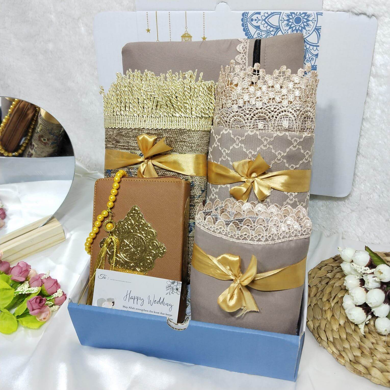 Seserahan Alat Sholat Lengkap / Hampers Mukena Alquran dan Sajadah Set ...