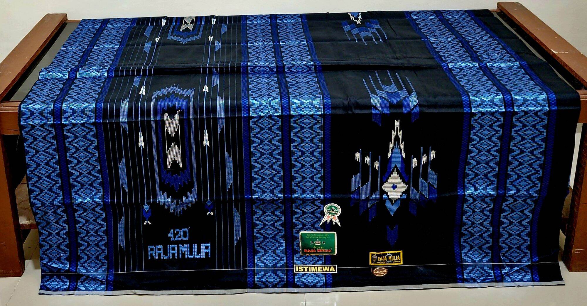 SARUNG TENUN SUTRA RAJA MULIA SUTRA 420 LIMITED EDITION SEKELAS BHS ...