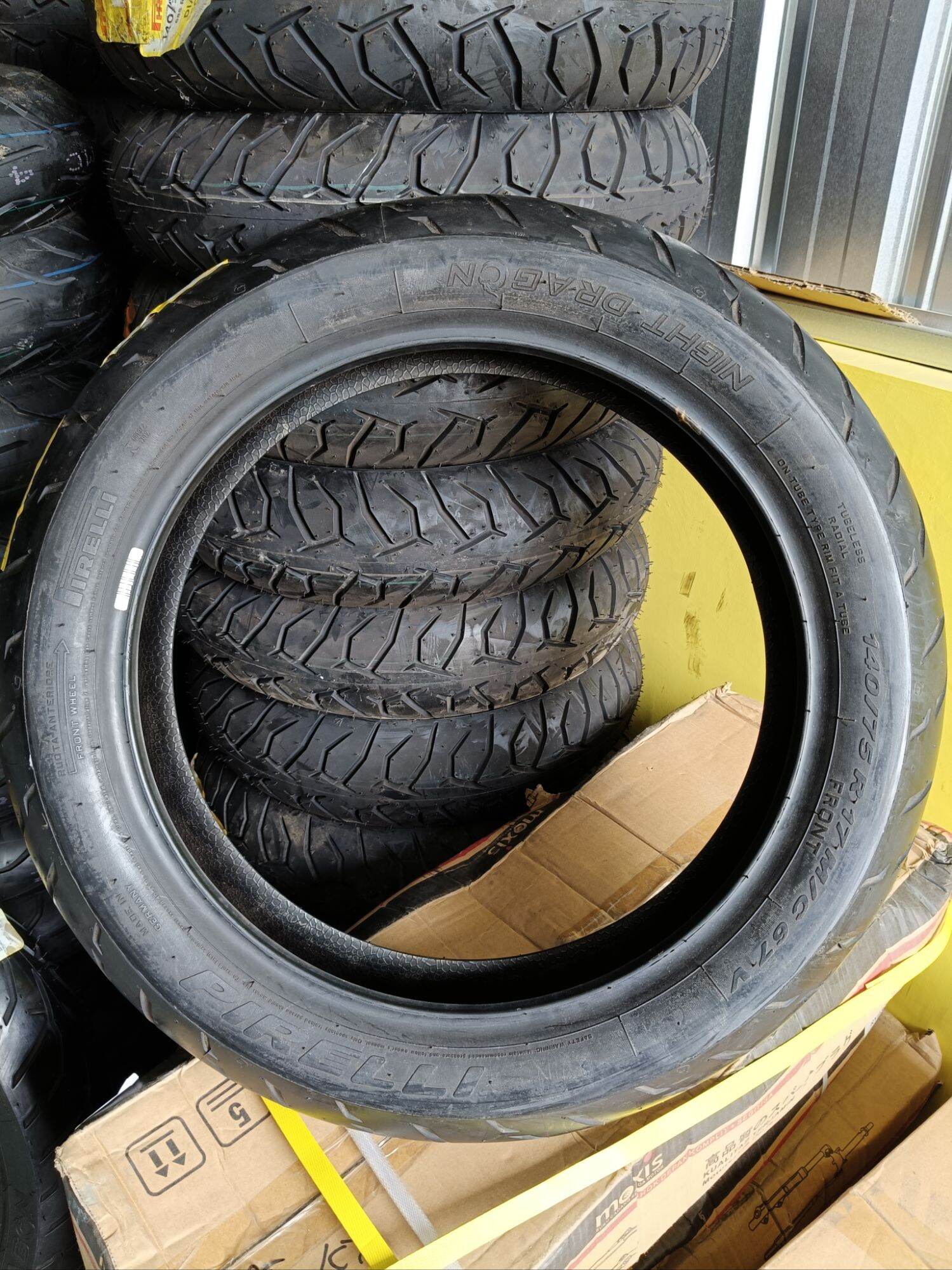 Ban ring 17 140/75 Pirelli night dragon cuci gudang tahun produksi lama ...