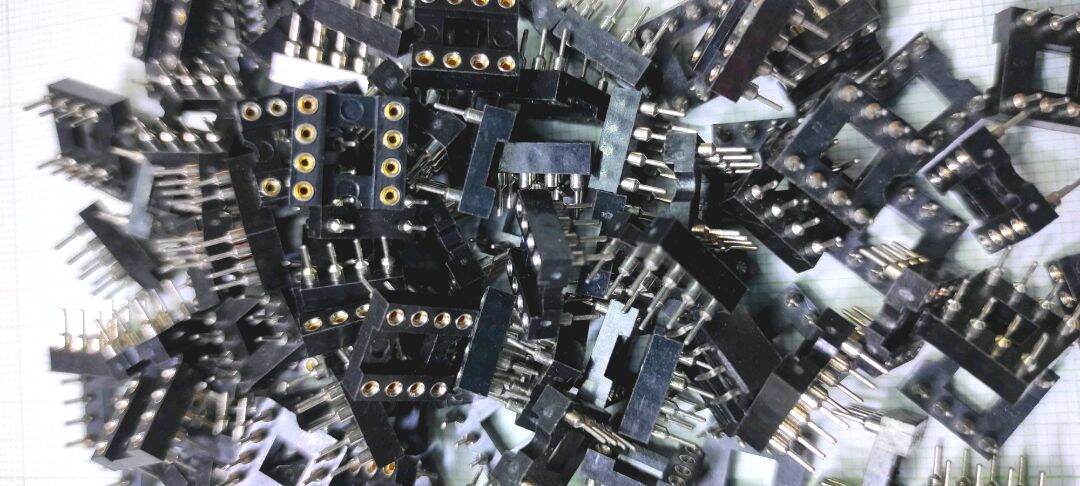 sochet ic 8 pin lubang bulat ( istimewa) | Lazada Indonesia