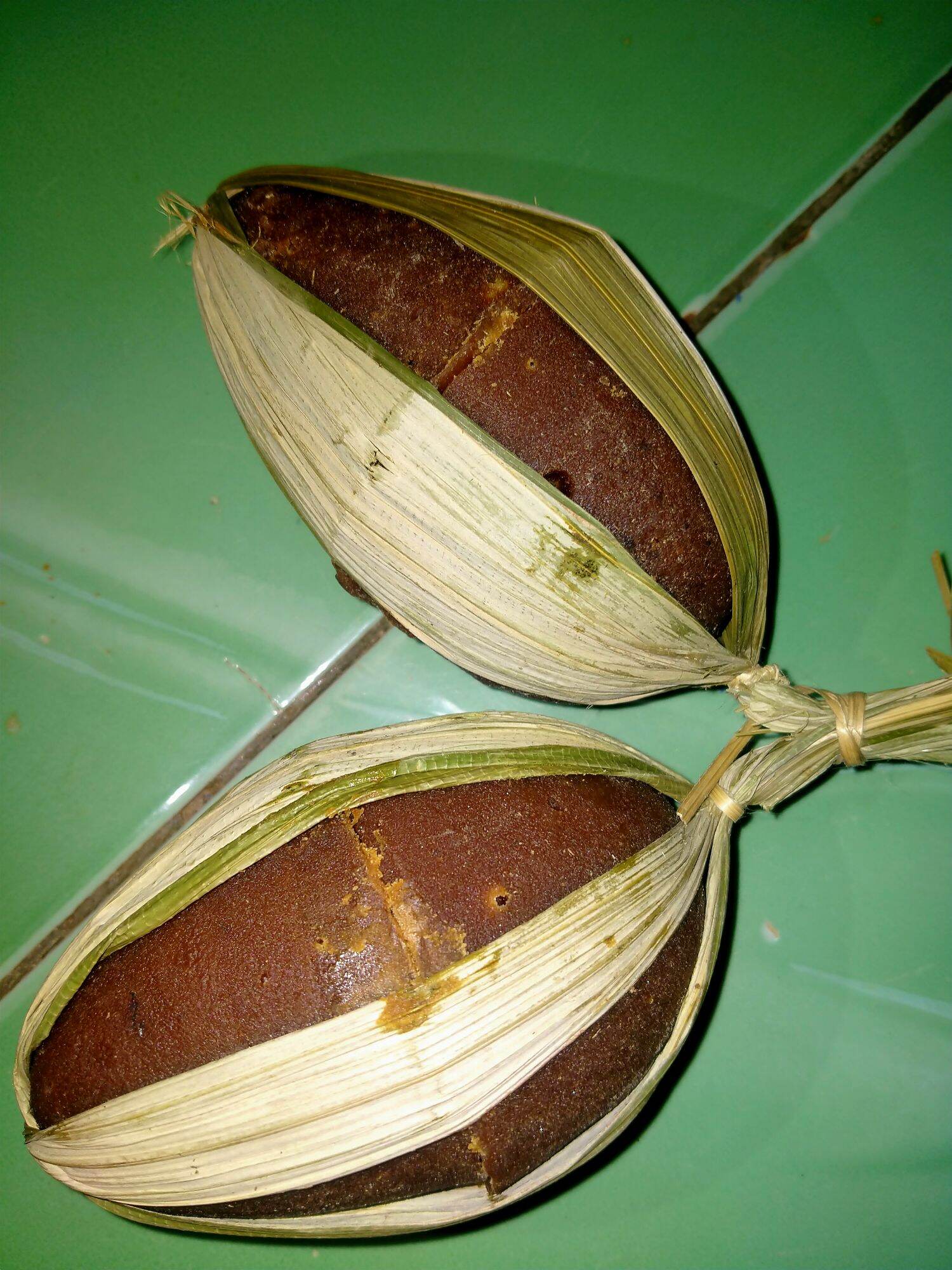 gula aren isi 2 hulu / 4 batok guka aren khas lebak banten ( berat 620 ...