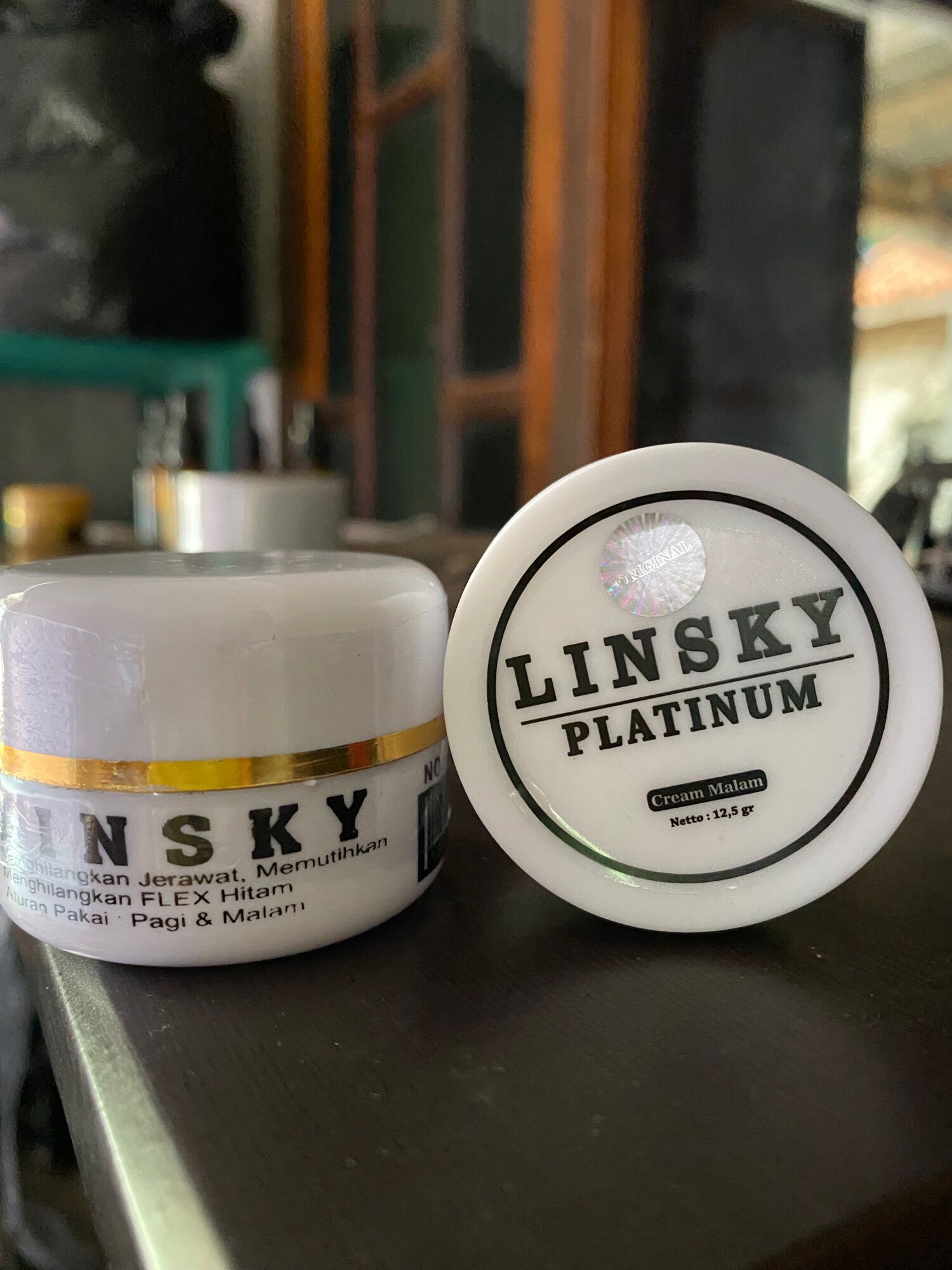 MAULI-CREAM LINSKY PLATINUM DAN TUTUP PUTIH SUPER MEMUTIHKAN PAKET ...