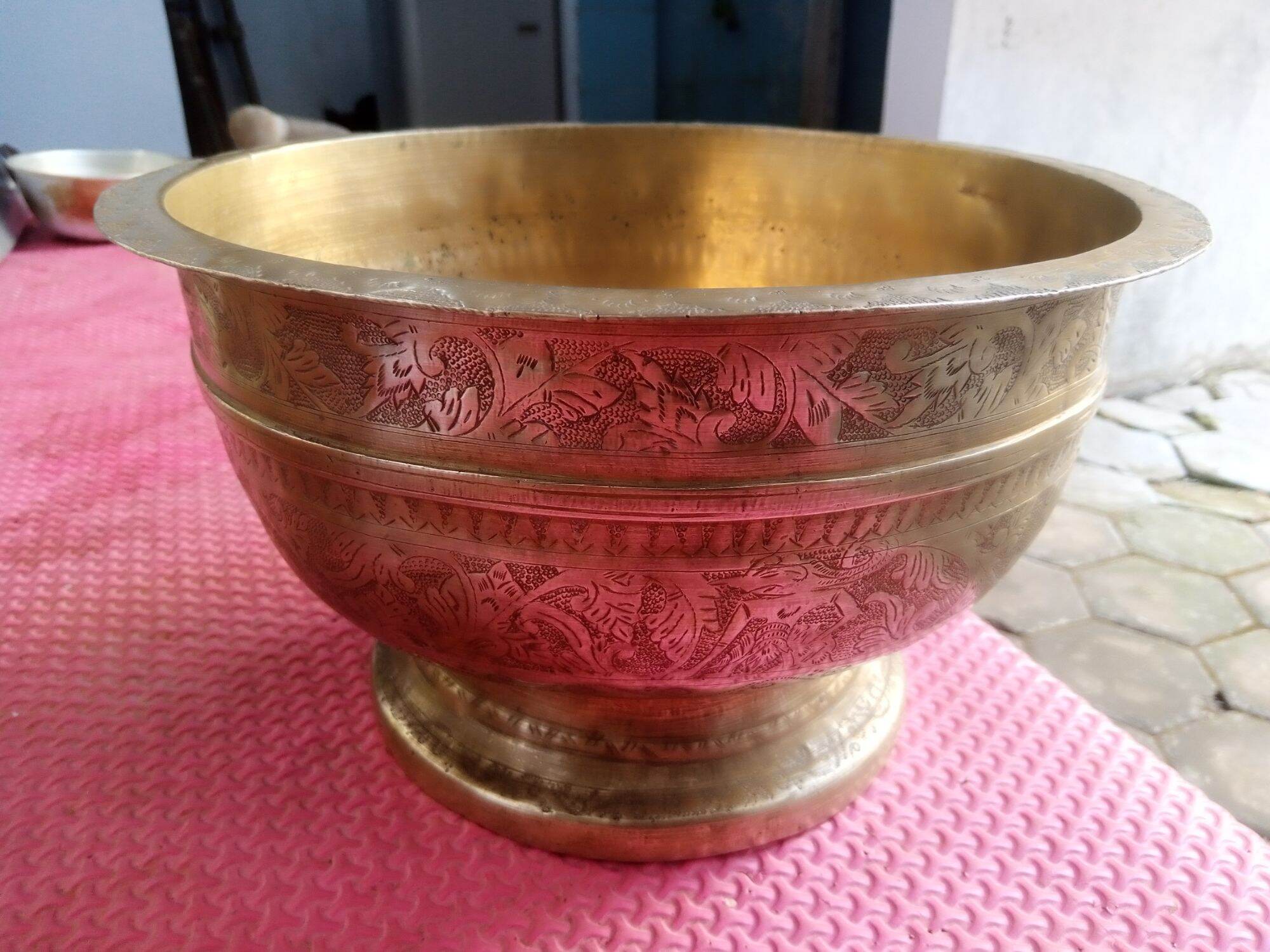 Pajangan bokor kuningan jumbo size 30cm bahan kuningan lama full ukiran ...