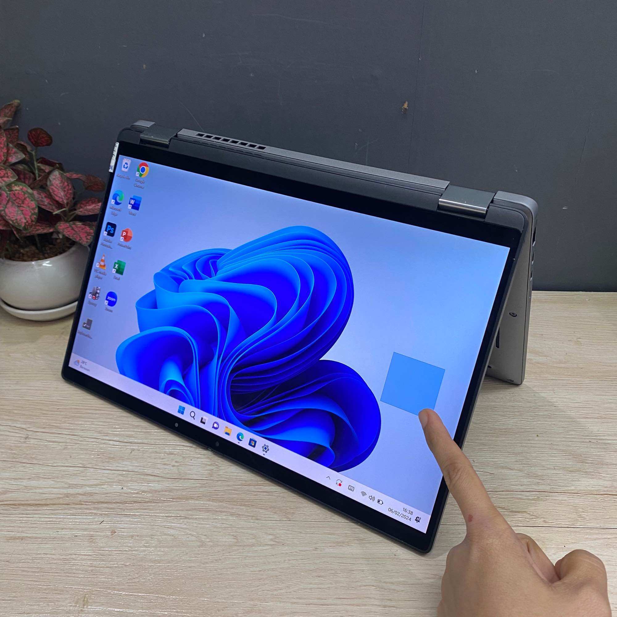 LAPTOP DELL LATITUDE 7410 2in1 i7 GEN10 RAM 16 GB NVME 2 TB LAYAR ...