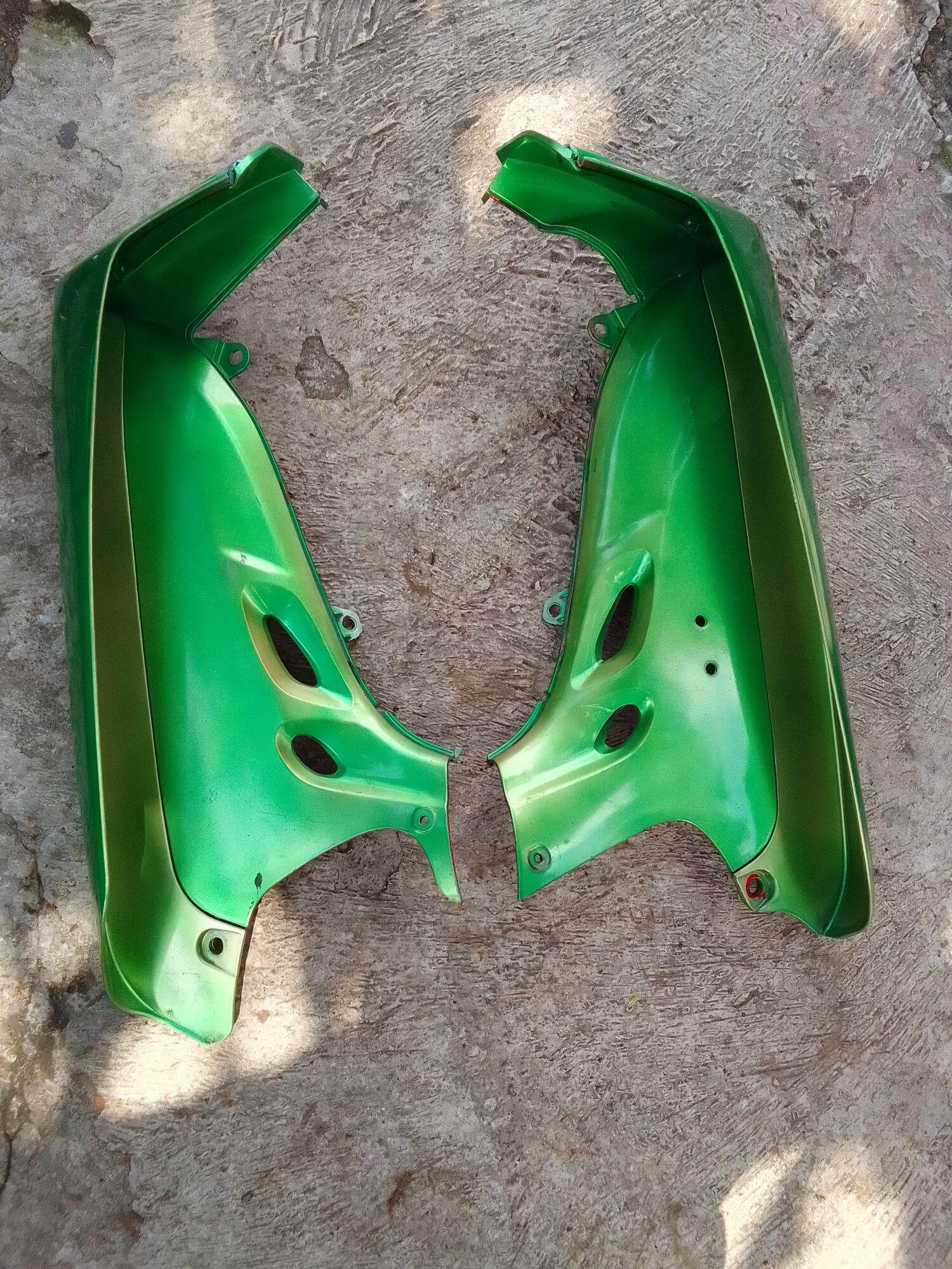 Cover Sayap Luar Dalam Sayap Sirip Tebeng Depan Motor Suzuki Shogun R ...