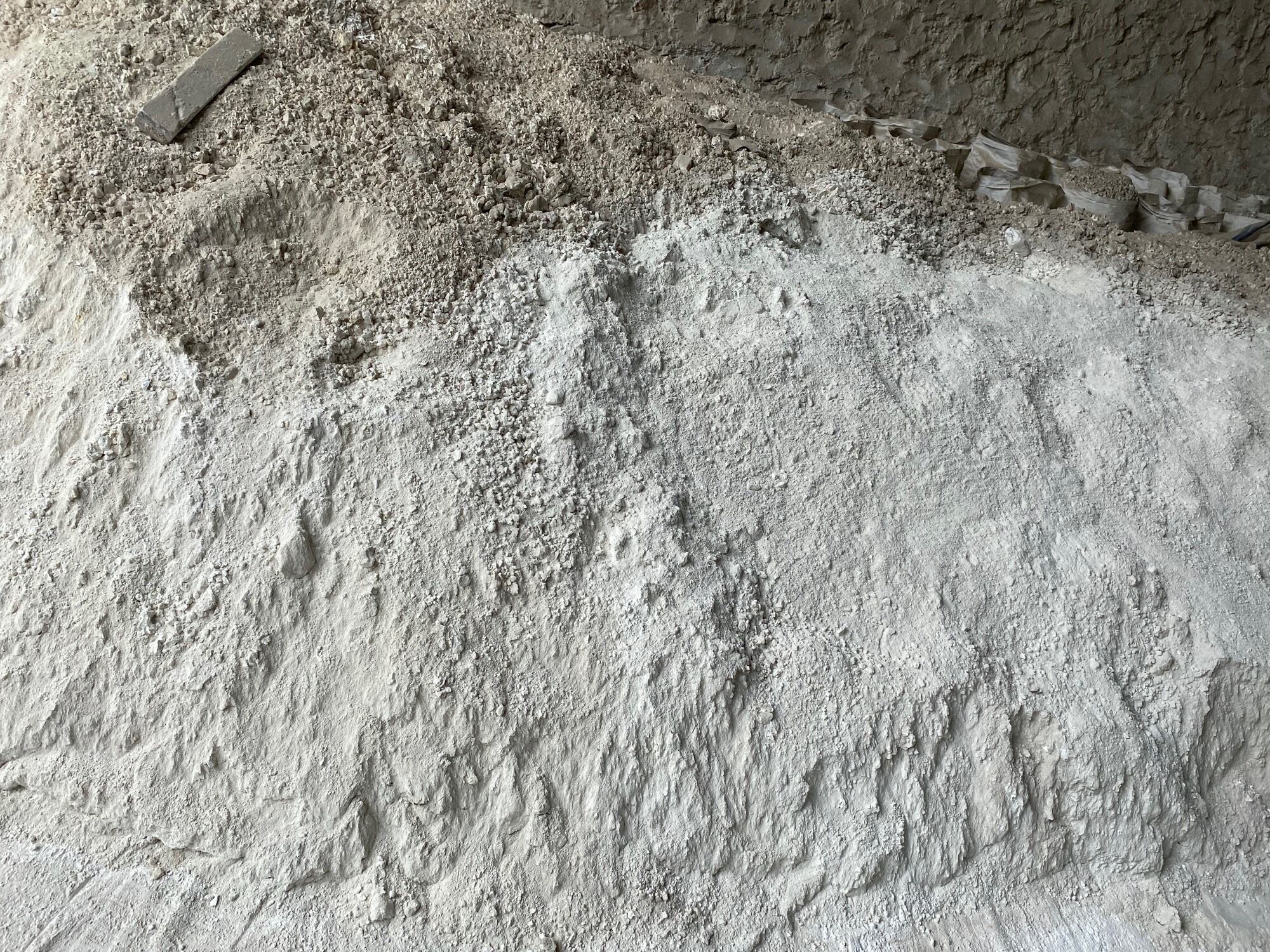 Batu Gamping /Kapur Aktif Halus Seperti Bubuk kemasan 1kg | Lazada ...