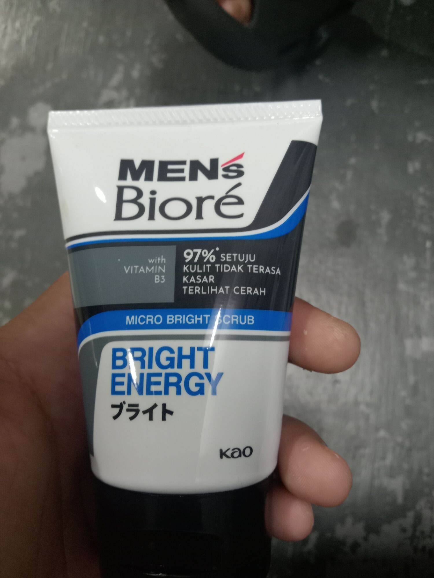 men' biore micro bright scrub sabun pencuci muka (kemasan terbaru) 40 ...
