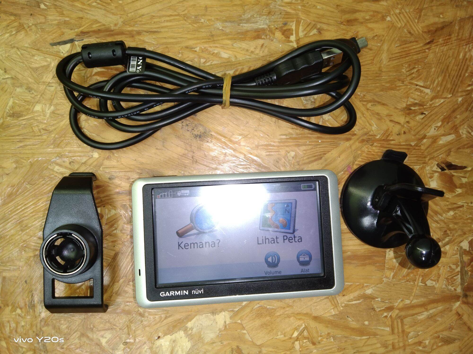 GPS Garmin Nuvi 1350 Second Komplet dengan Map Terbaru Siap Pakai Minus ...