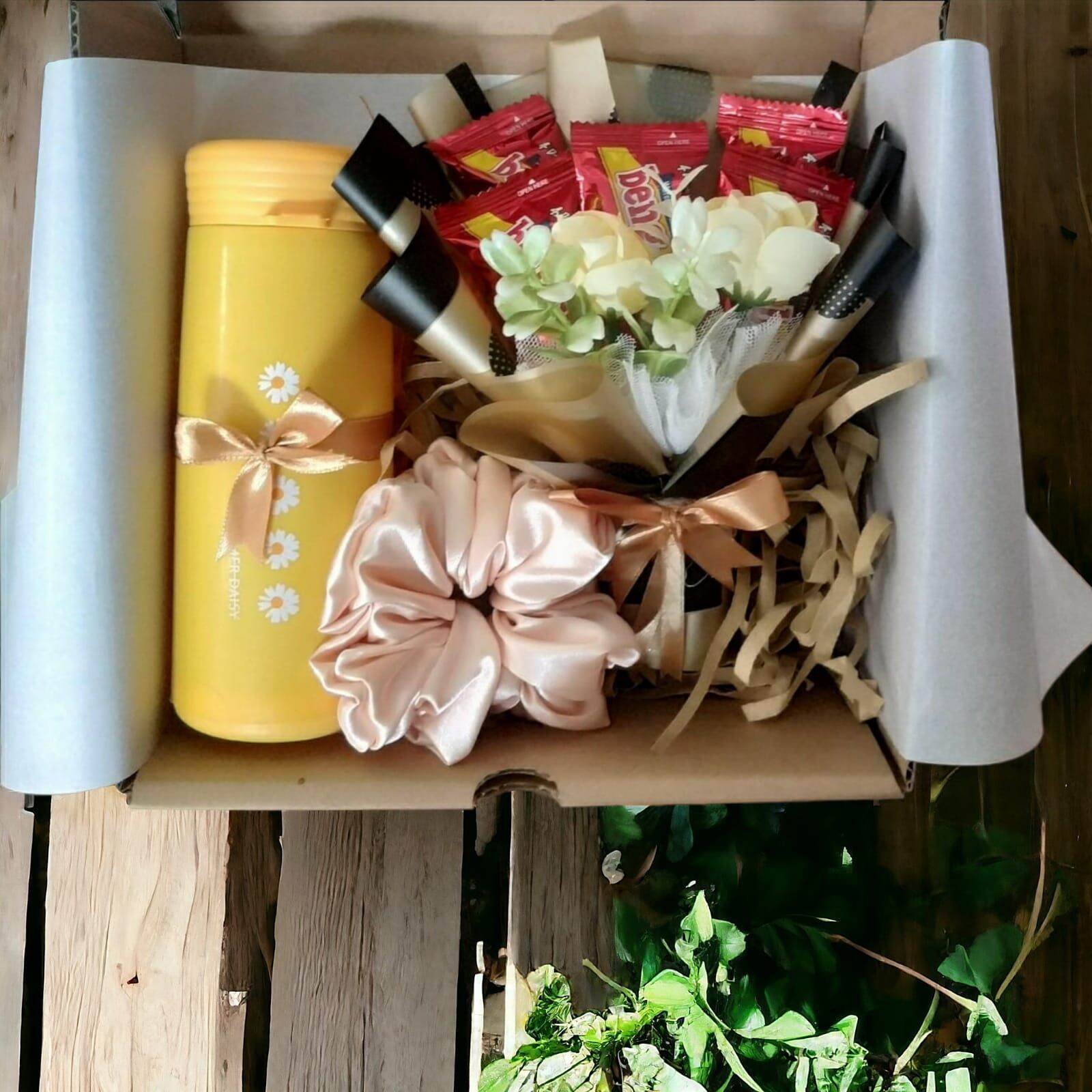 Hadiah buket coklat / Gift box Valentine Ulang tahun | Lazada Indonesia