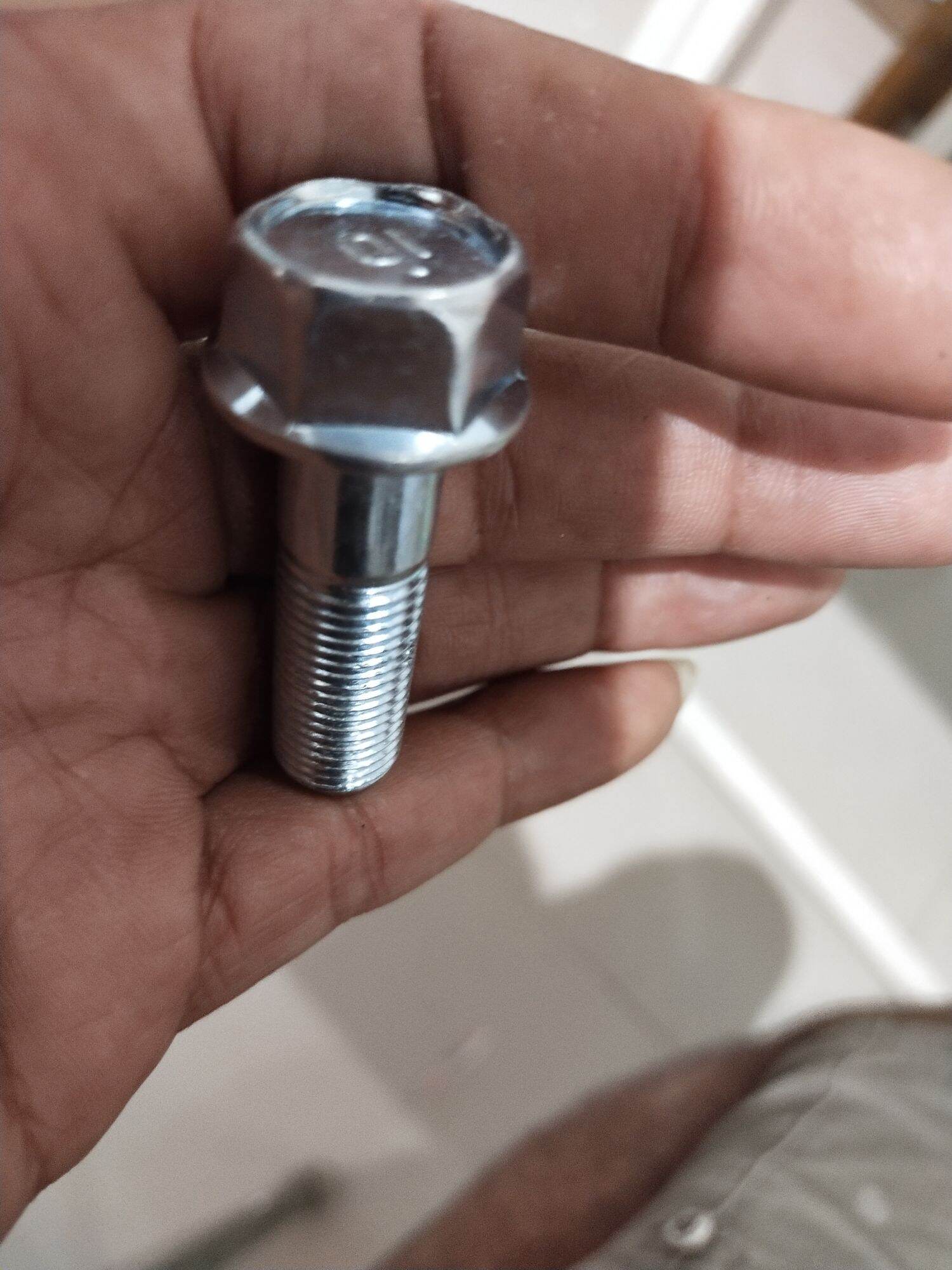 Baut hub nap roda Mitsubishi coldisel Mitsubishi canter turbo hdx baja ...