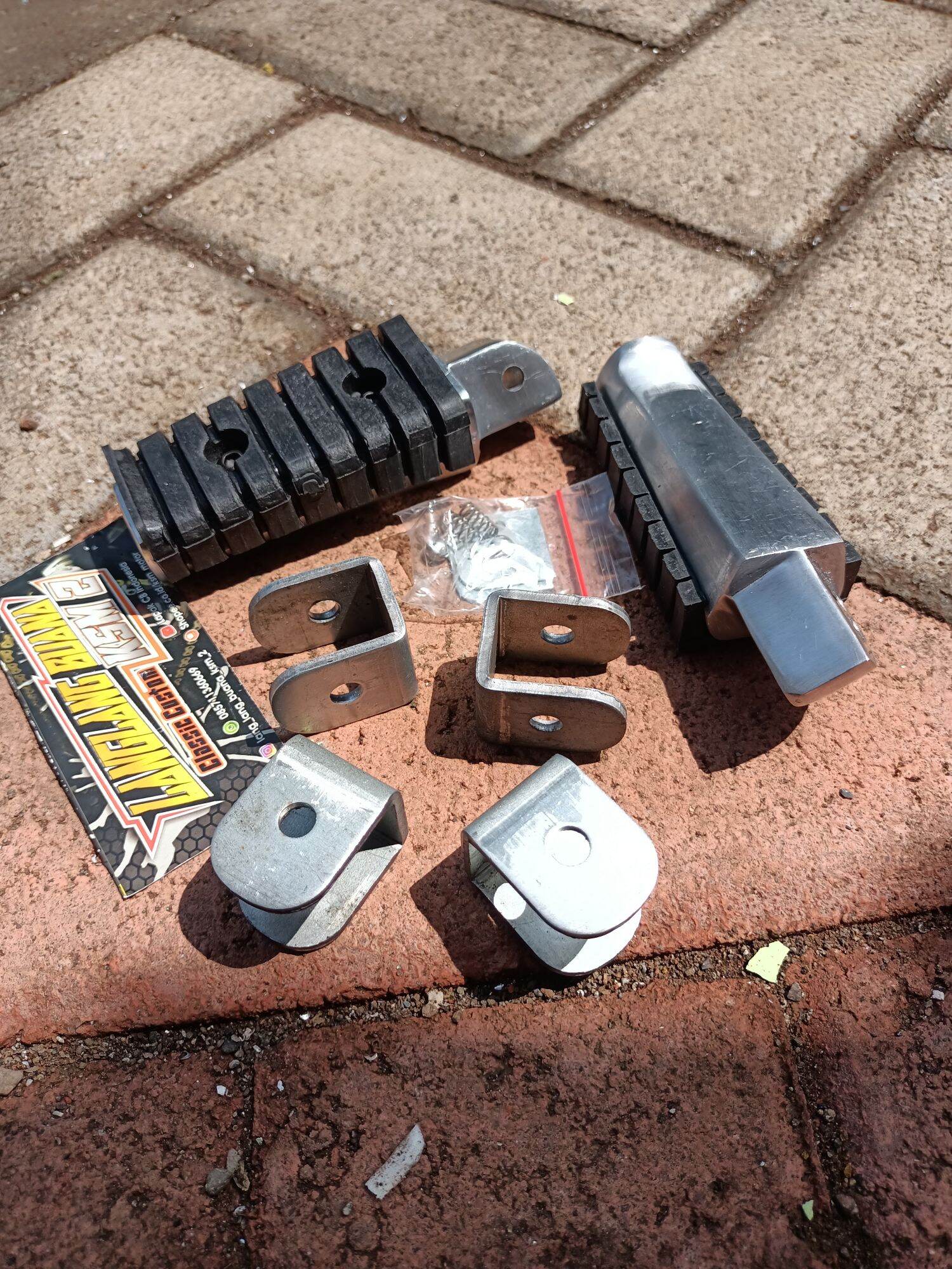 dudukan besi U karet pootstep (1 set 2 biji besi u saja)besi u dudukan ...