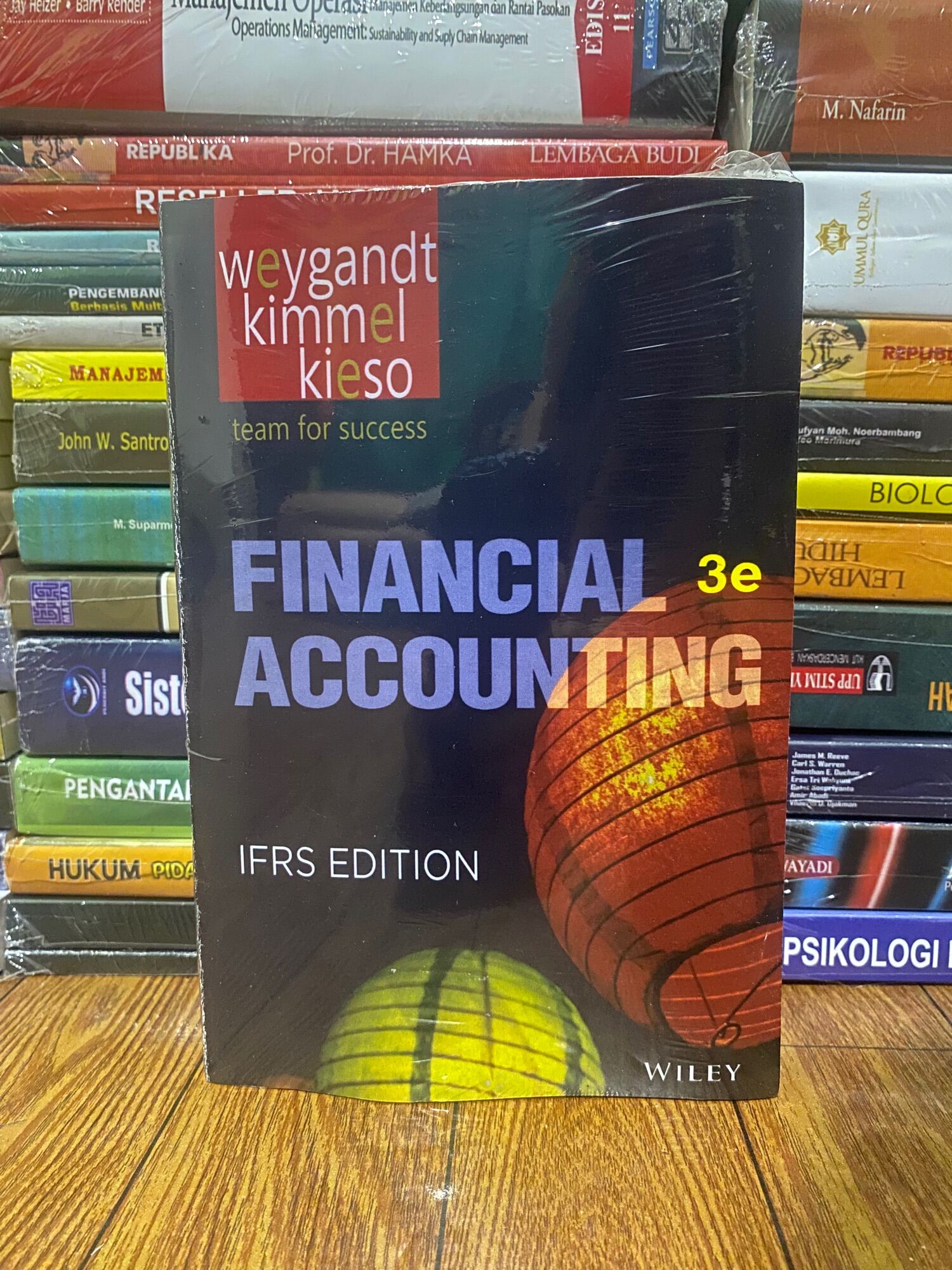 FINANCIAL ACCOUNTING IFRS EDITION 3e - WEYGANDT KIMMEL KIESO | Lazada Indonesia
