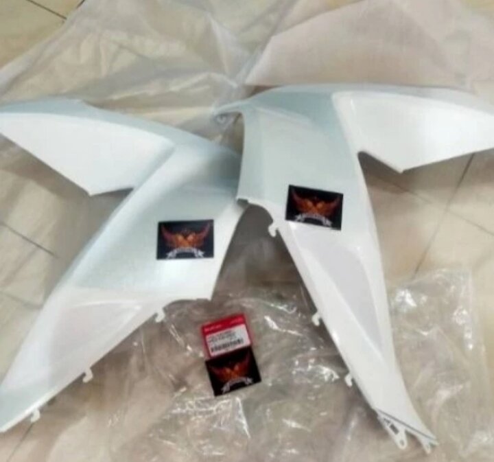 cover body dek sayap samping depan PCX 150 CBU LED putih original ORI ...