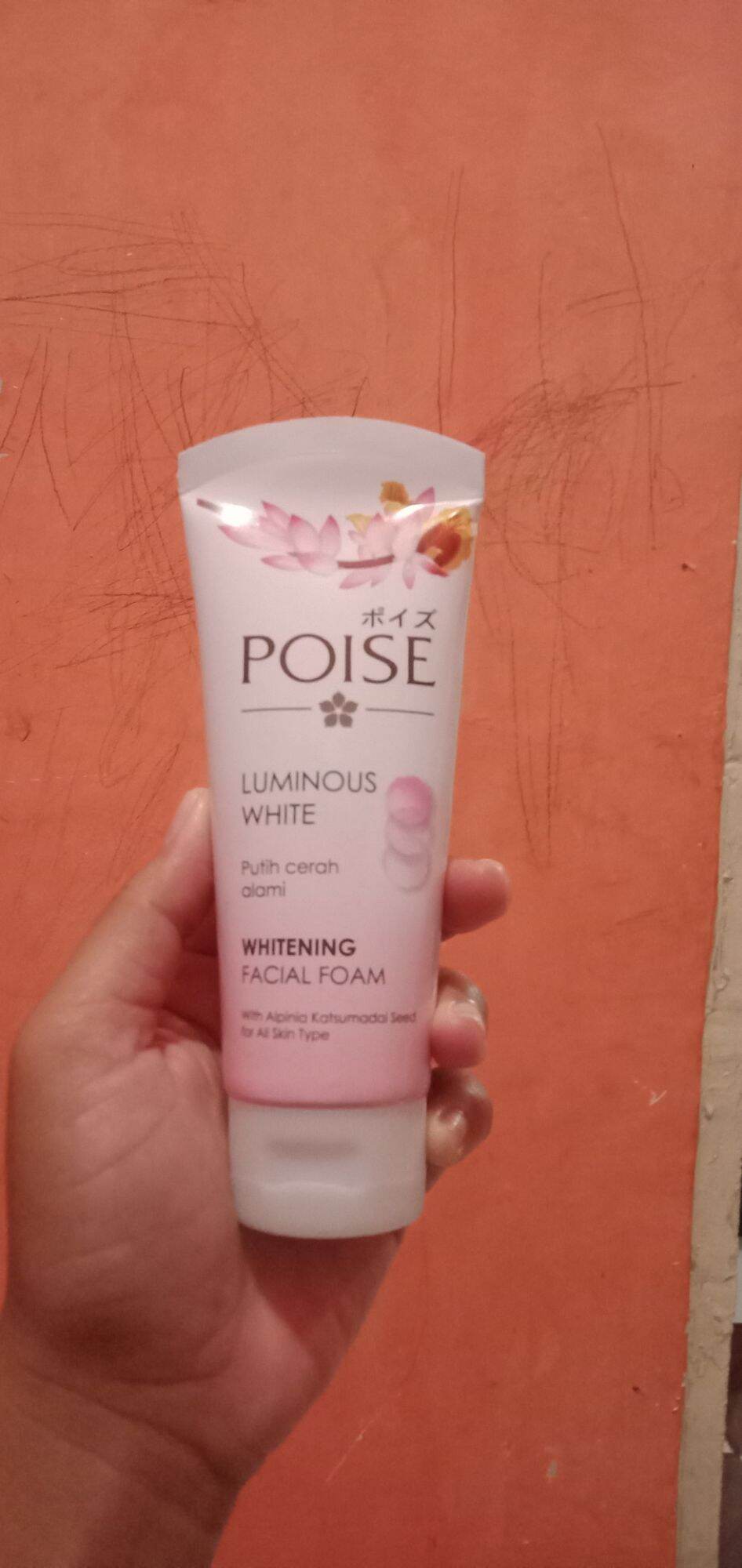 poise facial wash 100g lumious white dan anti bacterial | Lazada Indonesia