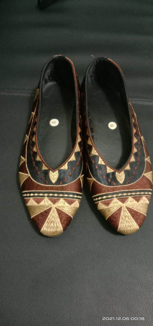 Sepatu Homemade, Sepatu yang etnik dan unik , hasil karya alumni SMK ...