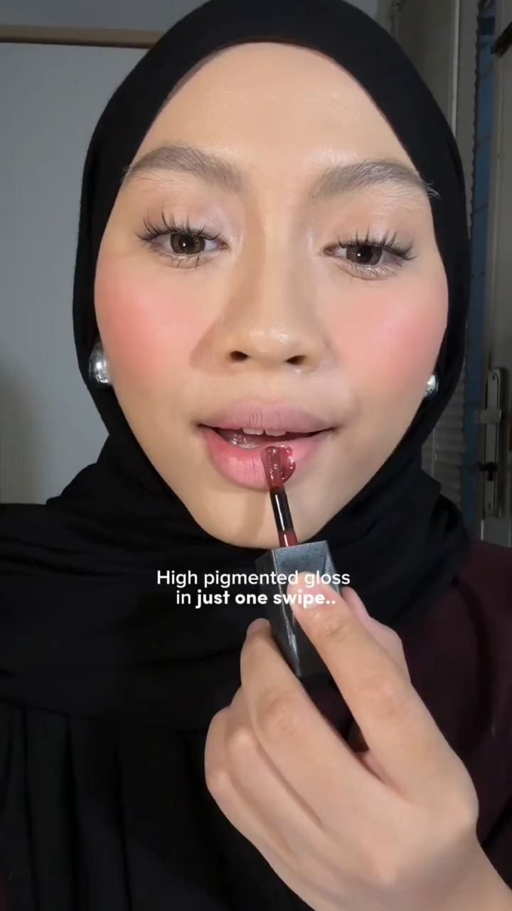 Make Over Amplify Fluid Glass Lip Gloss - Glossy Shine Non Sticky ...
