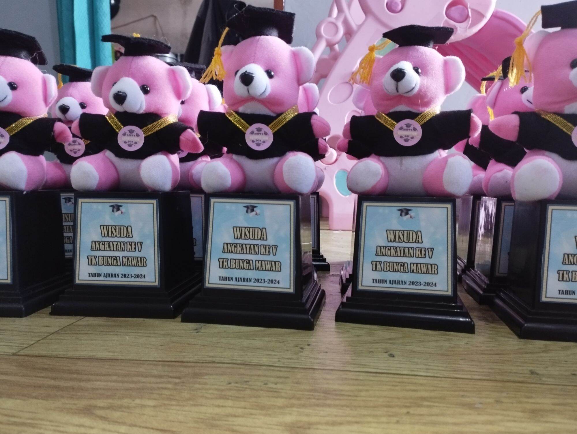 Piala Wisuda Teddy Bear 11-12cm custom tulisan happy graduation ...