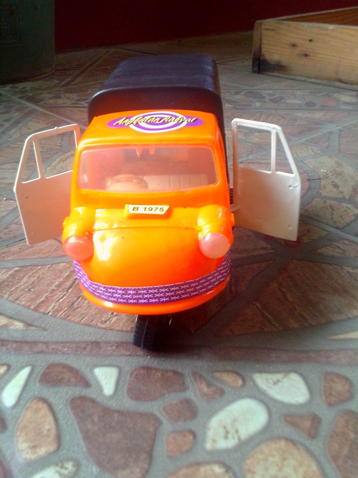 diecast mobil bemo dan bajaj | Lazada Indonesia