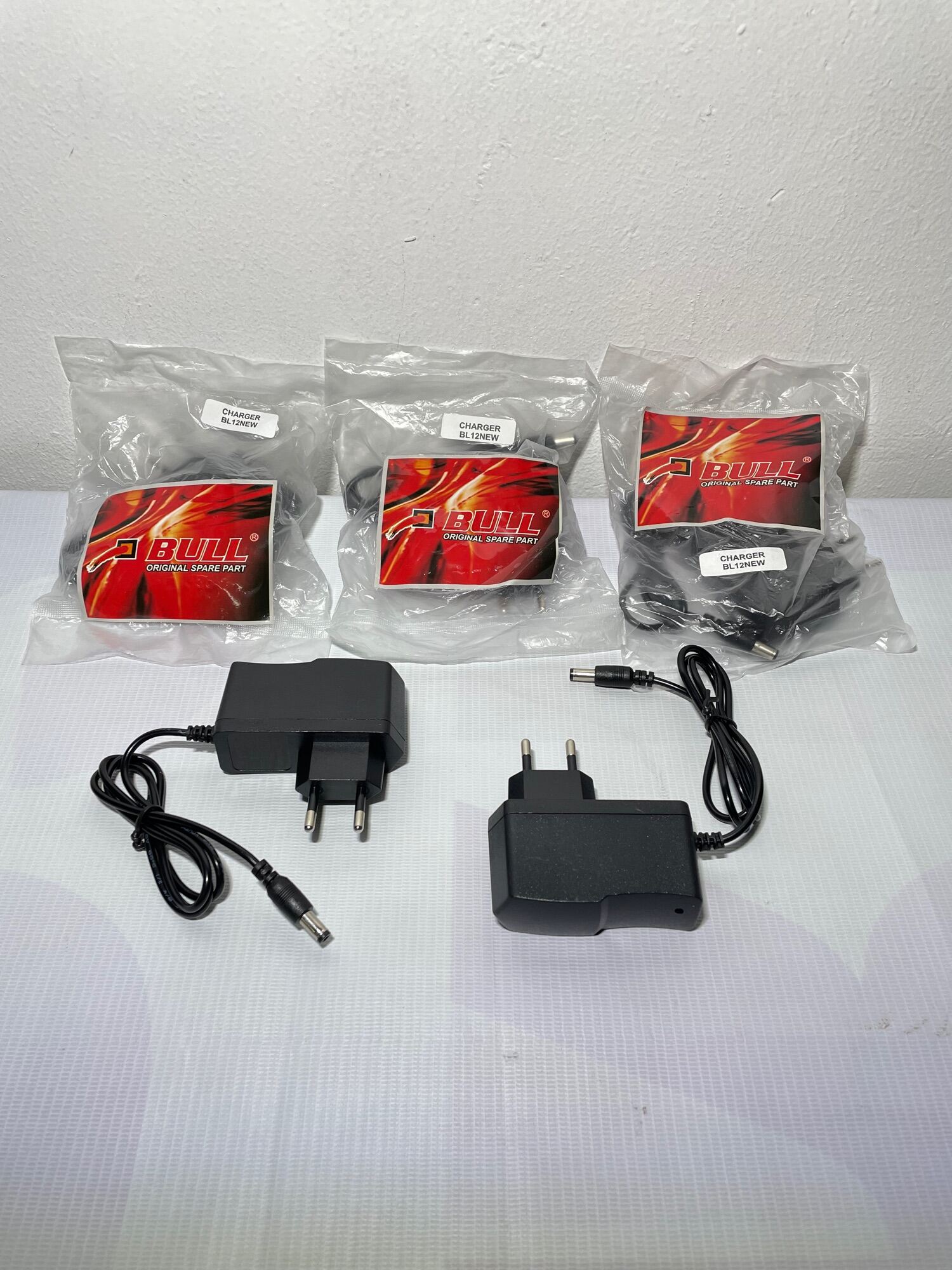 charger baterai 12v bull / adaptor baterai 12v bull / cas adaptor baterai bor cordless / cas ...