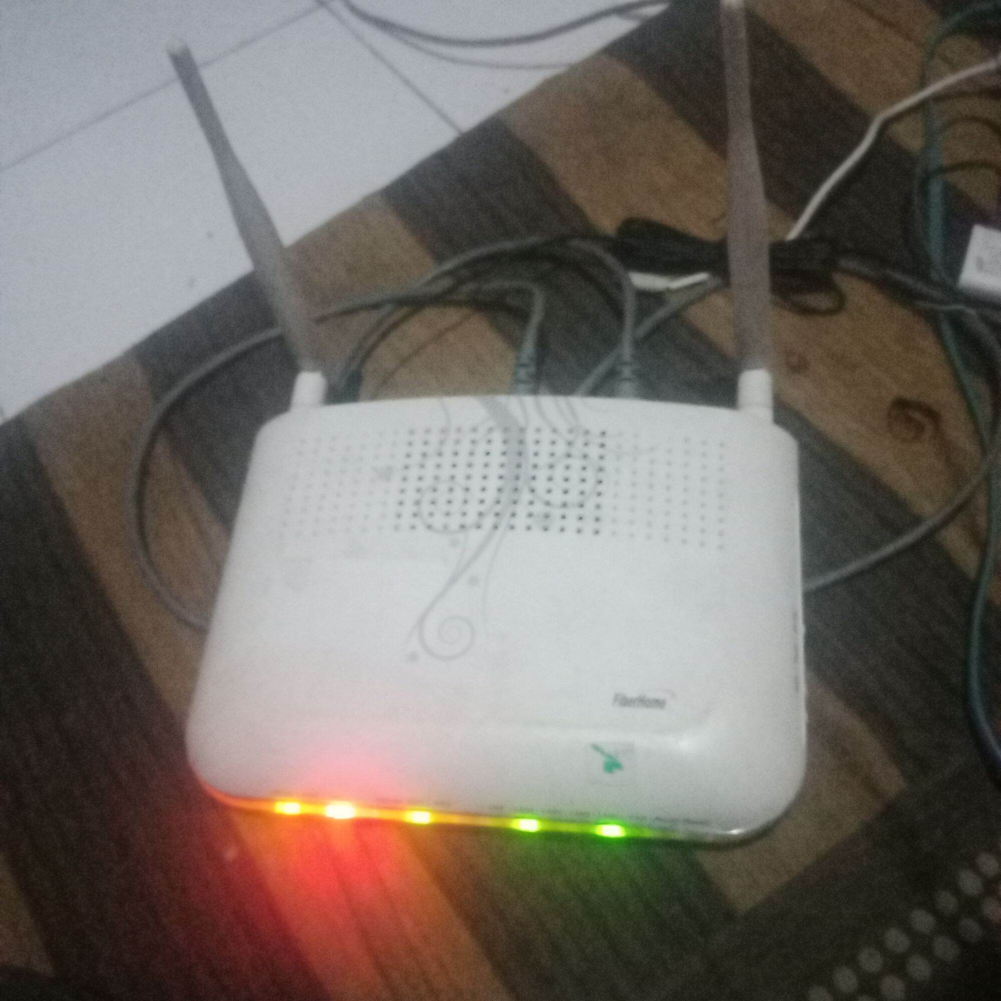 Router fiberhome gpon onu AN5506-04-FS port biru tanpa adaptor ...