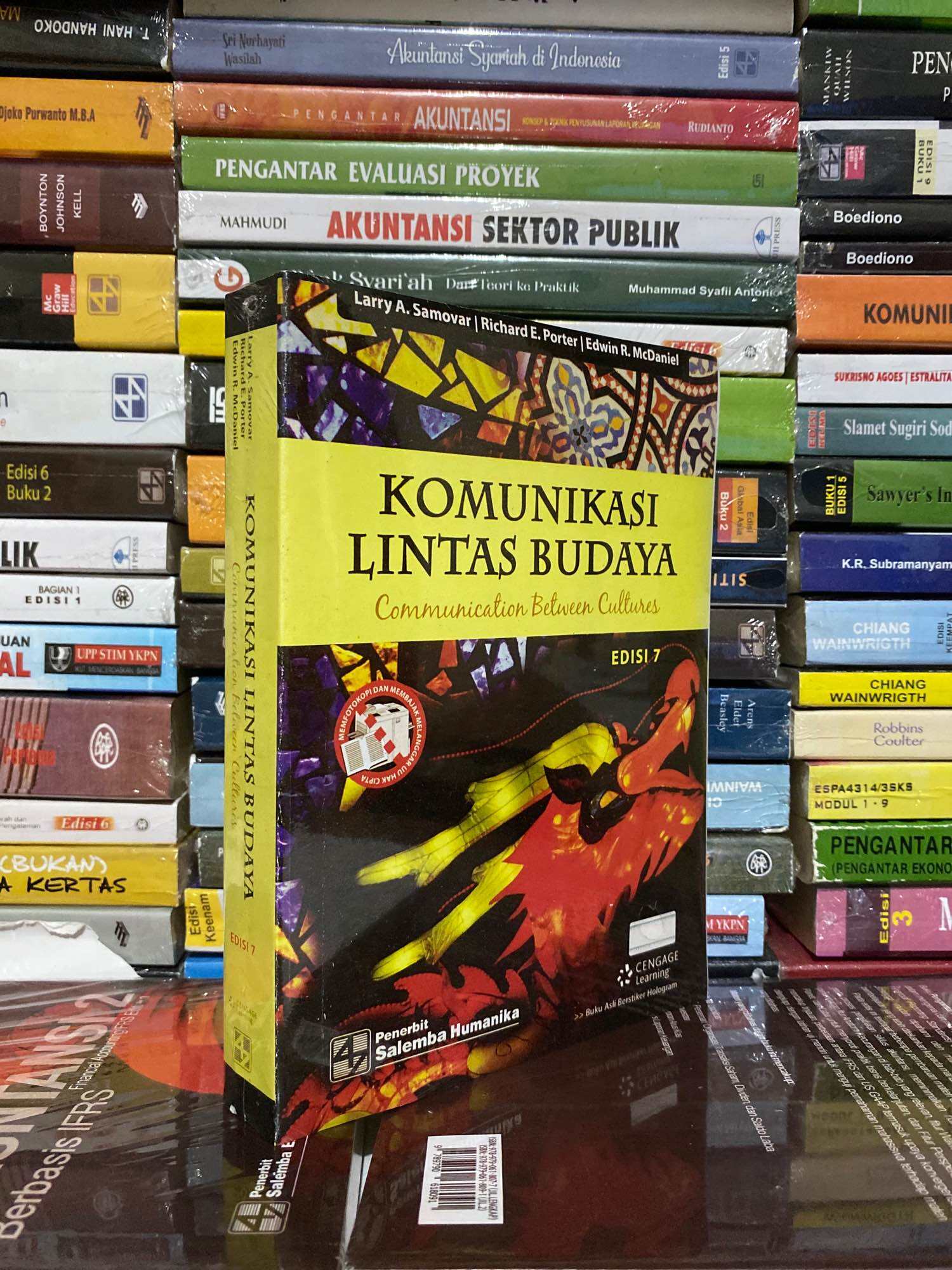 Komunikasi Lintas Budaya edisi 7 - Larry A. Samovar | Lazada Indonesia