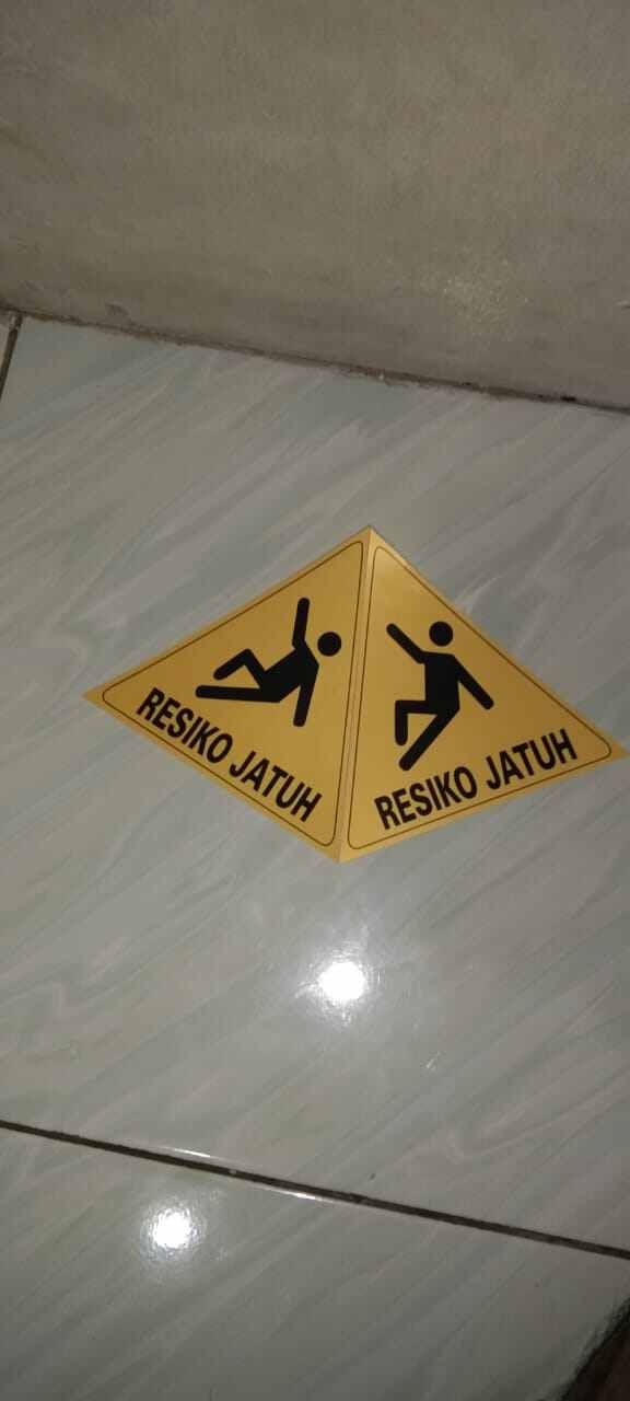 STIKER RESIKO JATUH segitiga apar | Lazada Indonesia