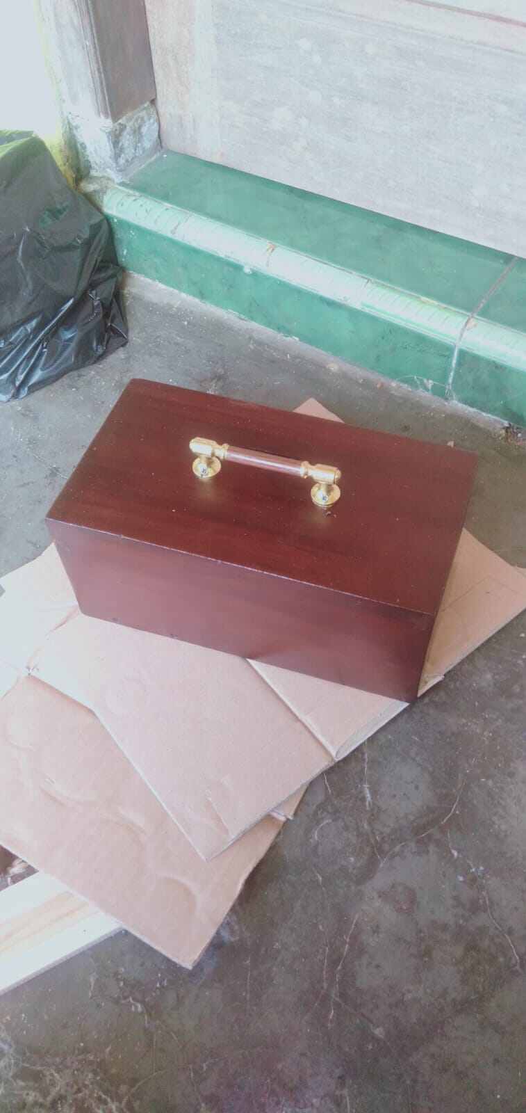 kotak uang,kotak amal,kotak celengan kayu jati finishing spet | Lazada ...