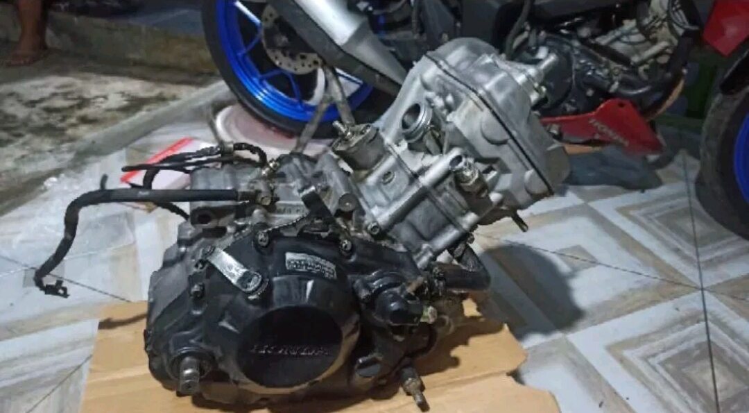 Mesin Engine Honda Cb 150r Old/Cbr 150r Lokal K15 Original Copotan ...