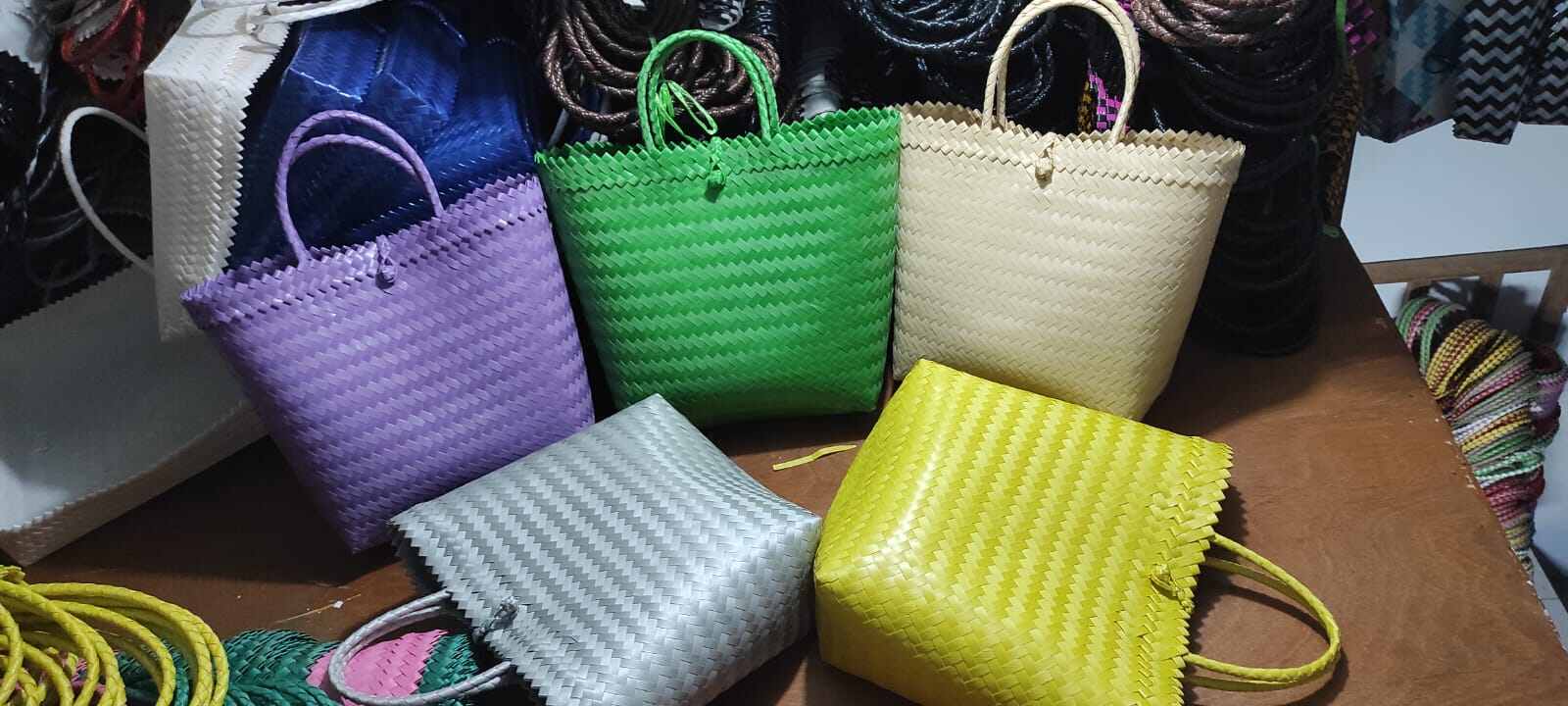 Tas Anyaman Plastik Ukuran Sedang / Tas Belanja/Tas pasar | Lazada ...