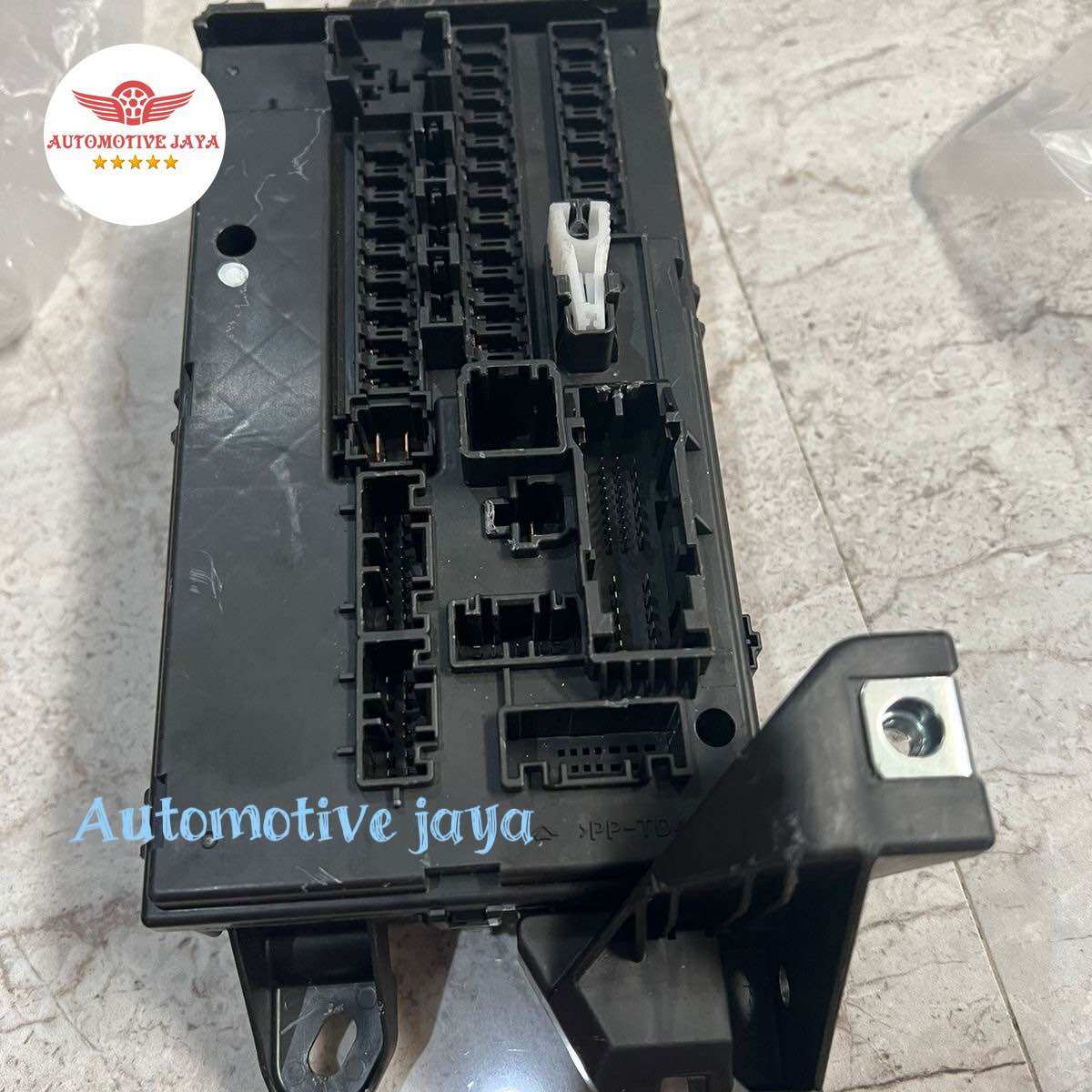 Fuse box sekring skring calya sigra bzb90 original | Lazada Indonesia