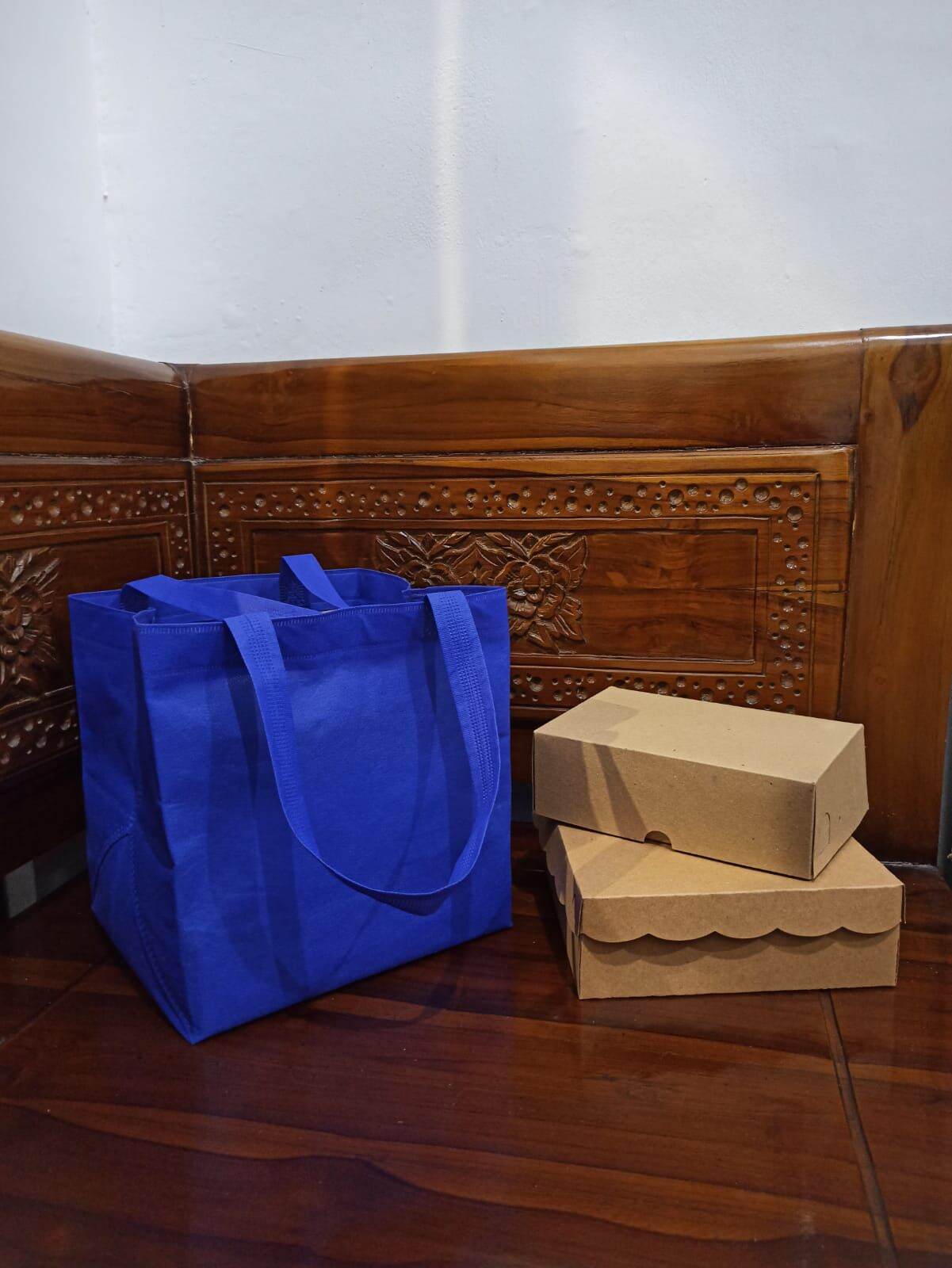 Tas box hajatan isi 60 pc Tas ukuran 25cm x 25cm tinggi 28cm /tas hajatan/tas kado | Lazada ...