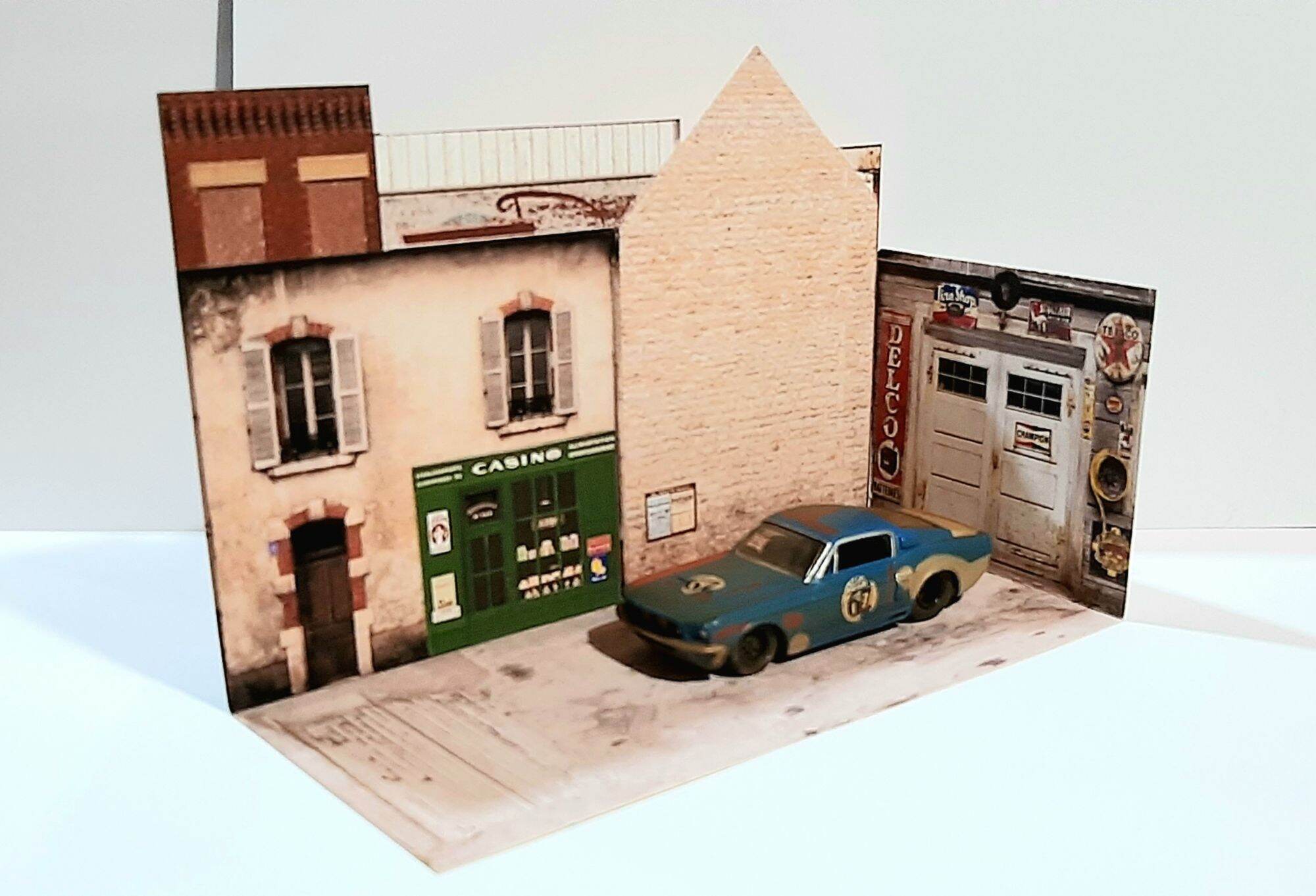 Diorama papercraft Garasi Tua casino cocok utk hotwheels tomica jada ...