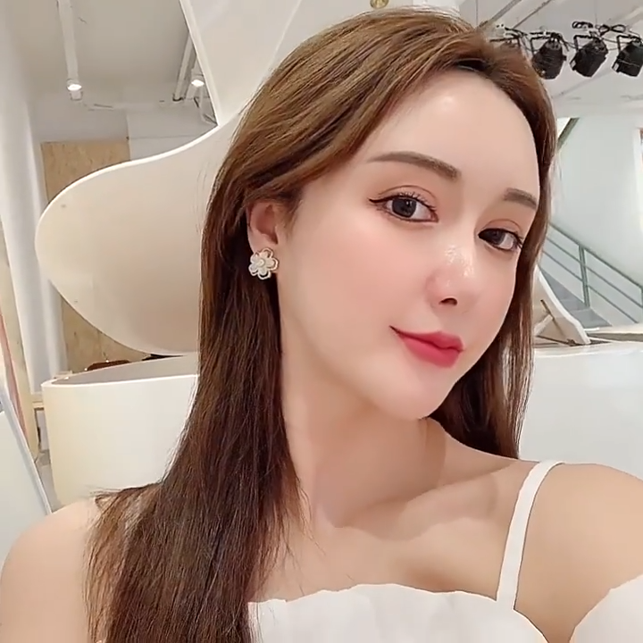 Anting-Anting Model Bunga Putih Korea Style Fashion Aksesoris Wanita ...