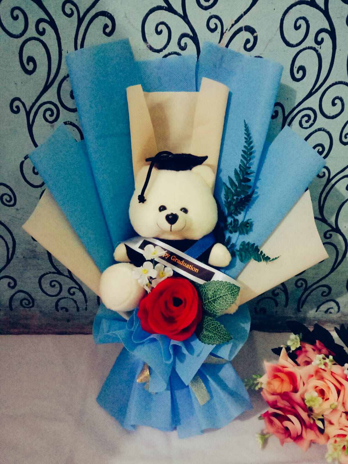 BUKET BUNGA BONEKA WISUDA TINGGI KURLEB 50cm BISA REQUEST UCAPAN, NAMA ...