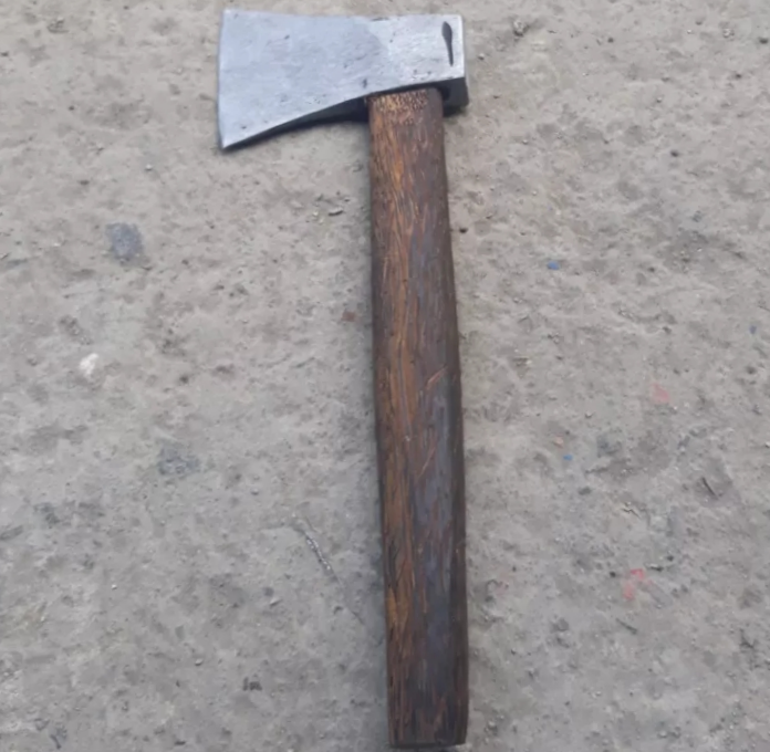 Kampak ukuran kecil lebar 7cm panjang 10cm bisa buat nebang bambu atau ...