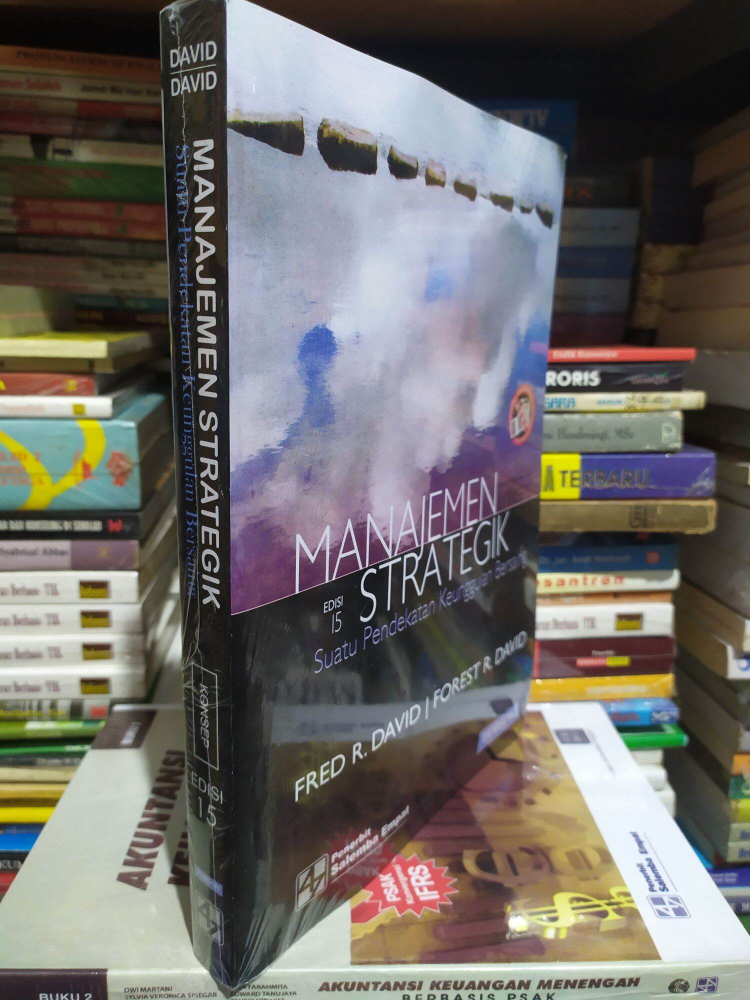 BUKU MANAJEMEN STRATEGIK EDISI 15 FRED DAVID | Lazada Indonesia