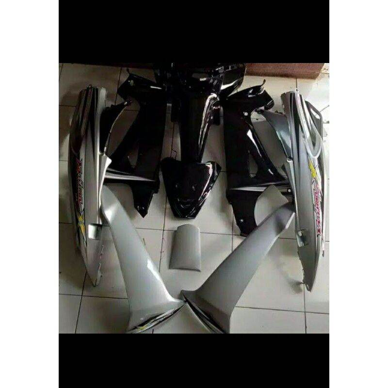 Full body bodi alus honda karisma X warna hitam silver plus striping ...