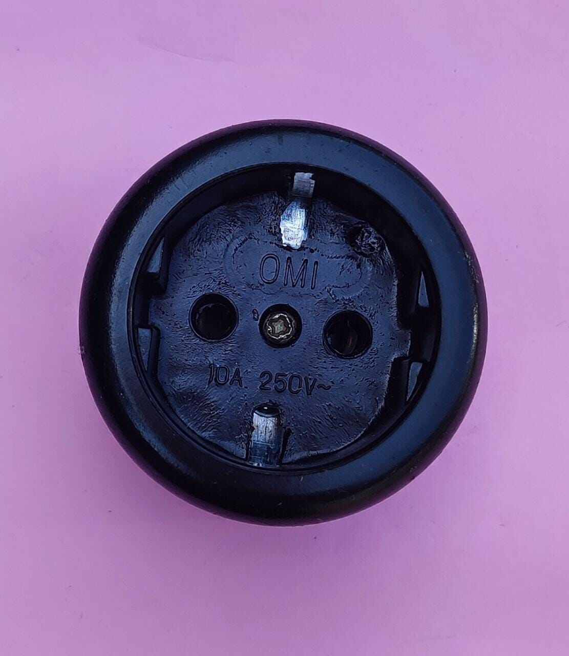 OB Saklar Stop Kontak Bulat Hitam OM-991A omi | Lazada Indonesia