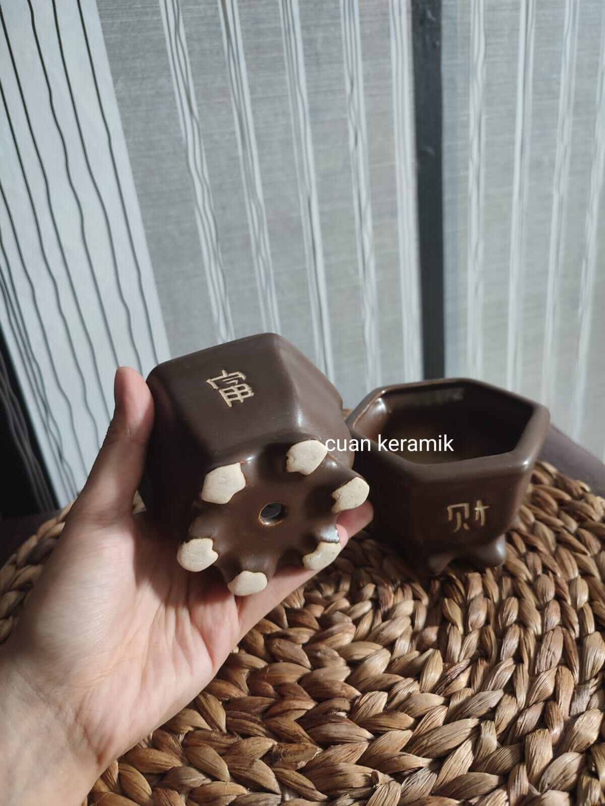 POT/VAS BUNGA KERAMIK ROO (ready coklat polos, BAWAH ADA LUBANG ...