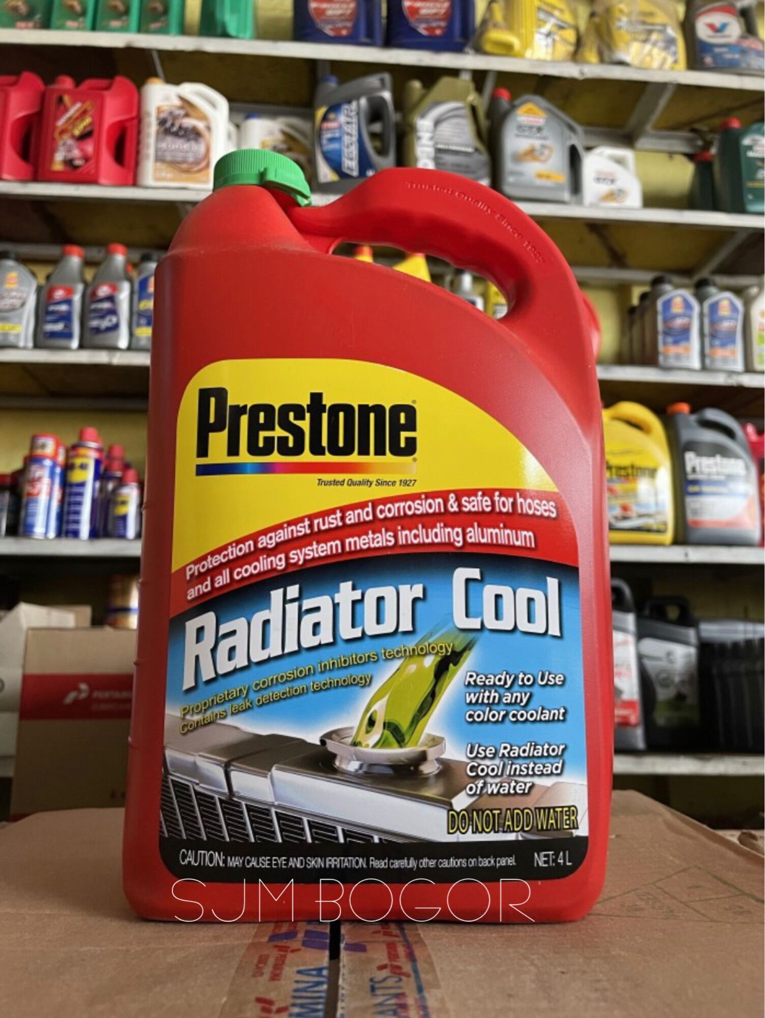 Radiator Coolant Prestone kemasan galon 4 liter warna cairan hijau dan ...