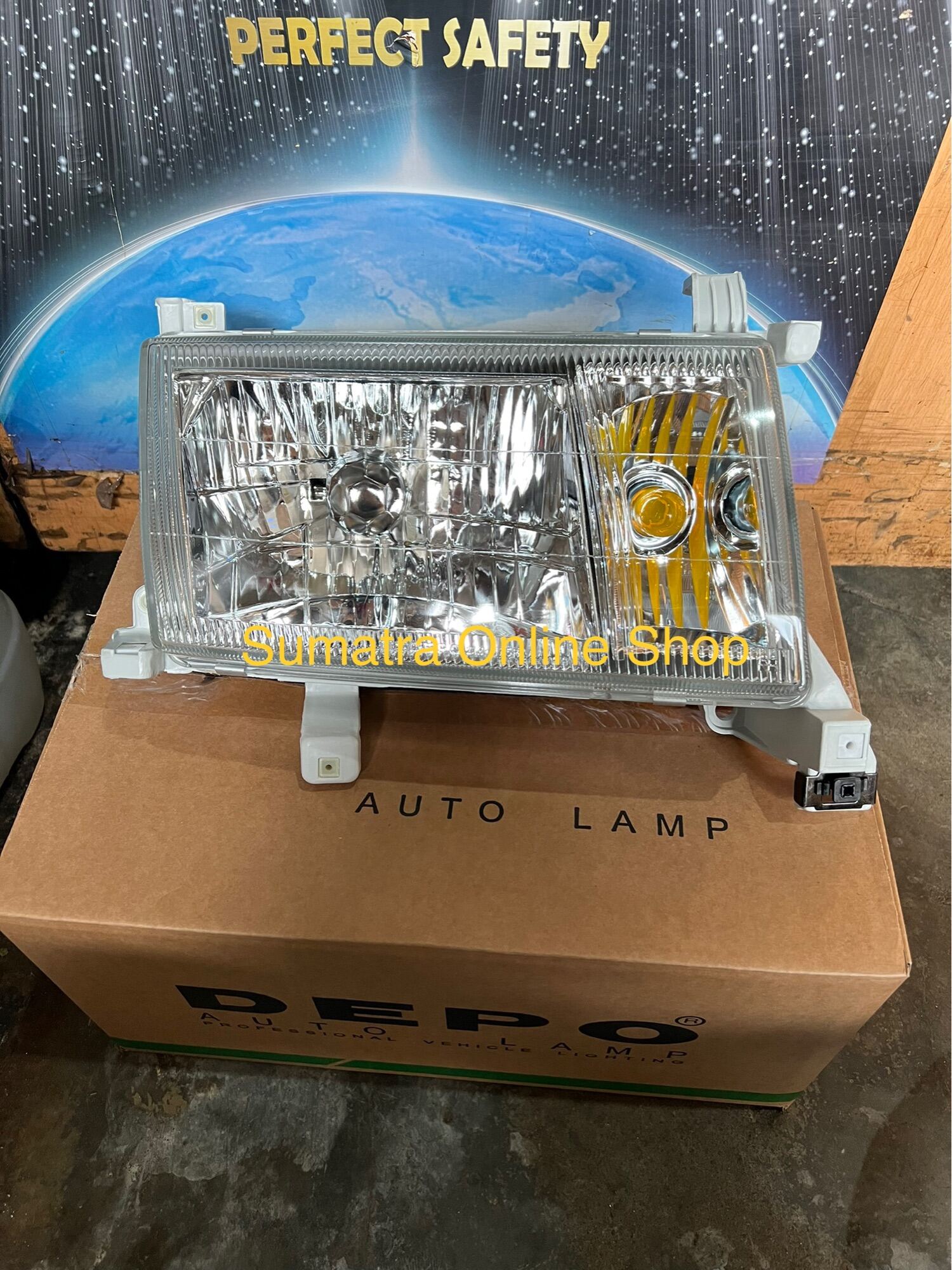Lampu Depan Besar Head Lamp Toyota Kijang Kapsul Crystal 1997 1998 1999 ... Lampu Depan Besar Head Lamp Toyota Kijang Kapsul Crystal 1997 1998 1999 ...