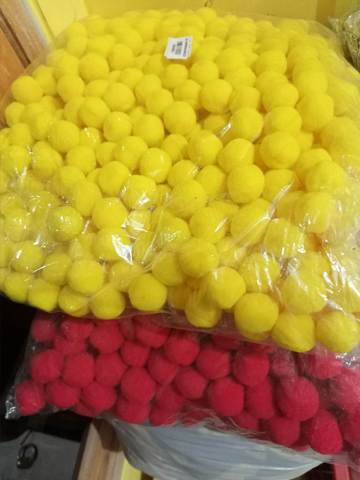 pom pom spesial merah kuning | Lazada Indonesia