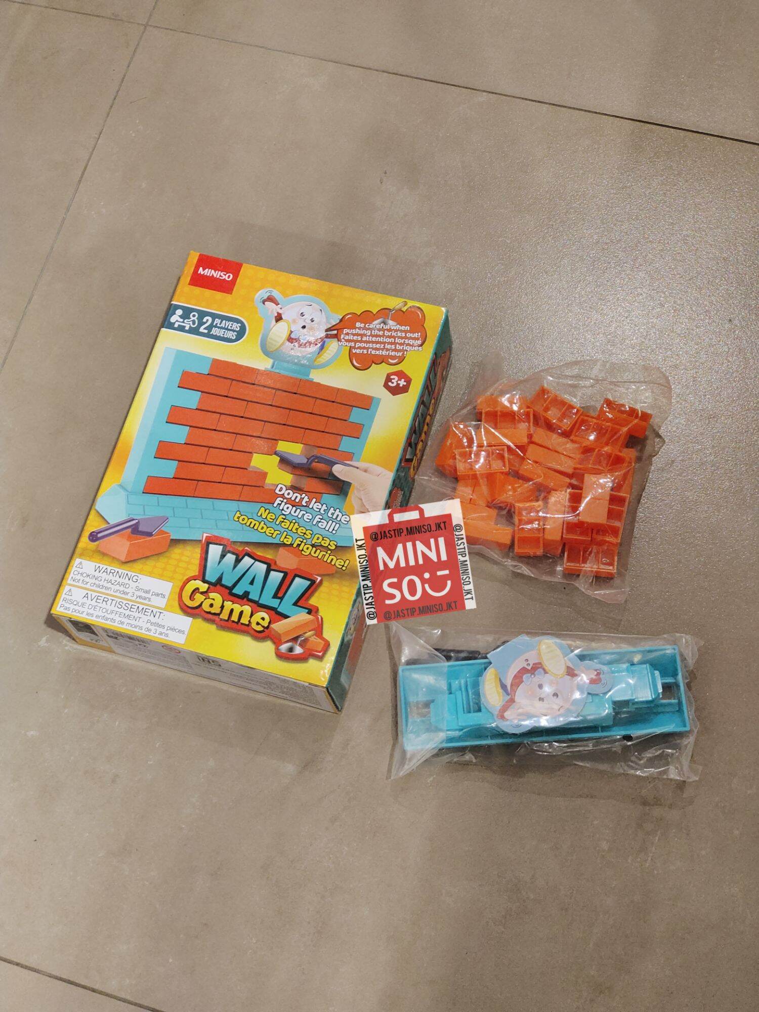 MINISO 🆕 Wall Game (1 Figure+Stand, 32 Bricks, 2 Trowel) | Lazada Indonesia