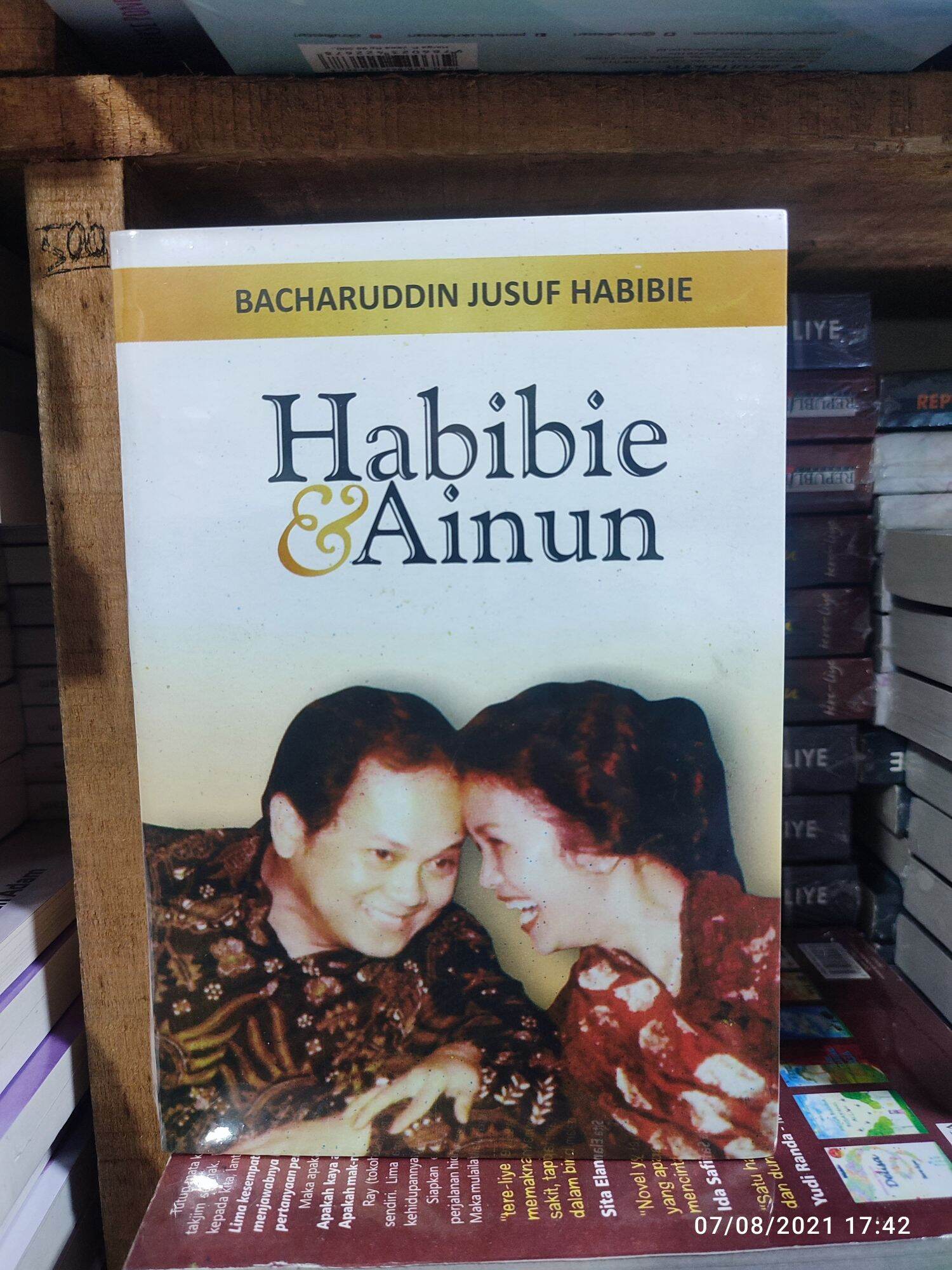 Buku HABIBIE & AINUN | Lazada Indonesia Buku HABIBIE & AINUN | Lazada Indonesia