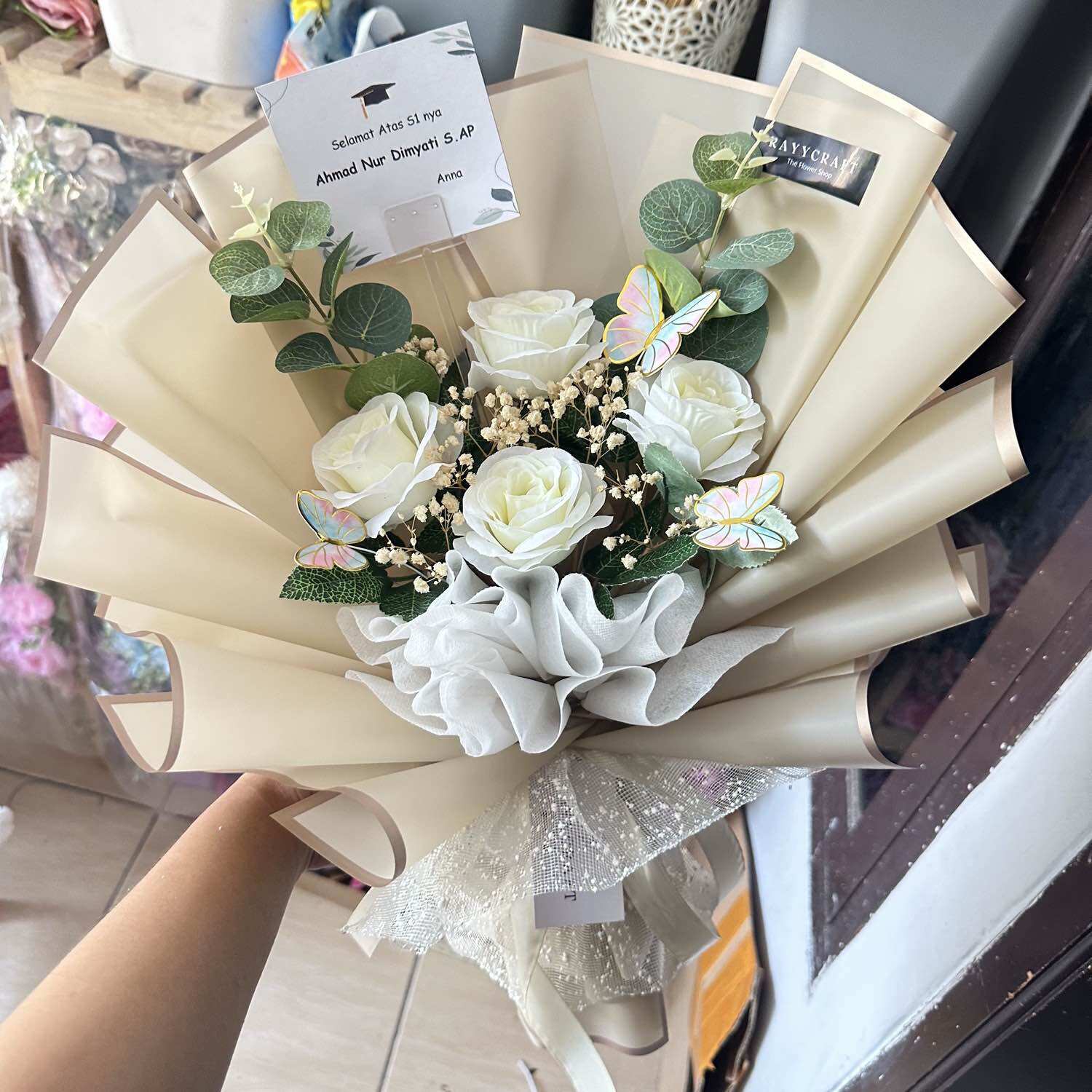 BUKET BUNGA ARTIFICIAL BUCKET WISUDA ULTAH TUNANGAN | Lazada Indonesia