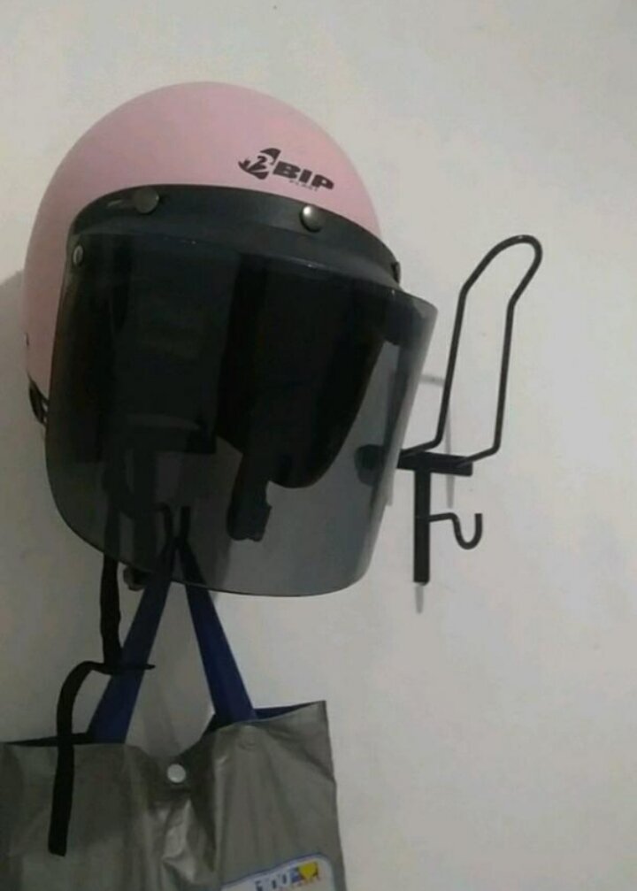 GANTUNGAN HELM BRACKET | Lazada Indonesia