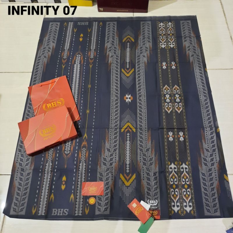 BHS infinity motif Batik Dayak Kalimantan Indonesia bahan Sutera - Grey ...