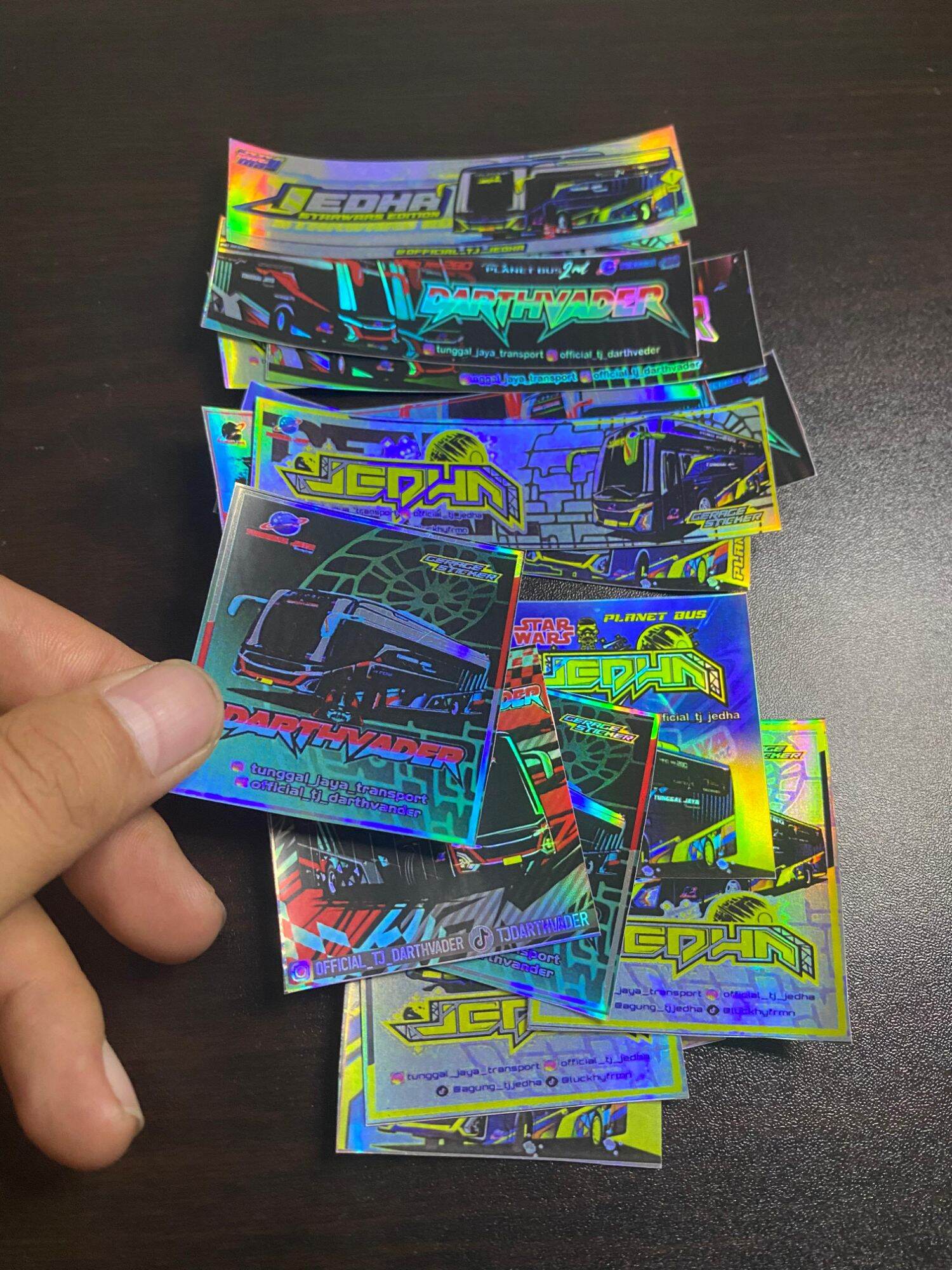 Vira sticker jedha darth vander isi 16 pcs sticker hologram planet ...