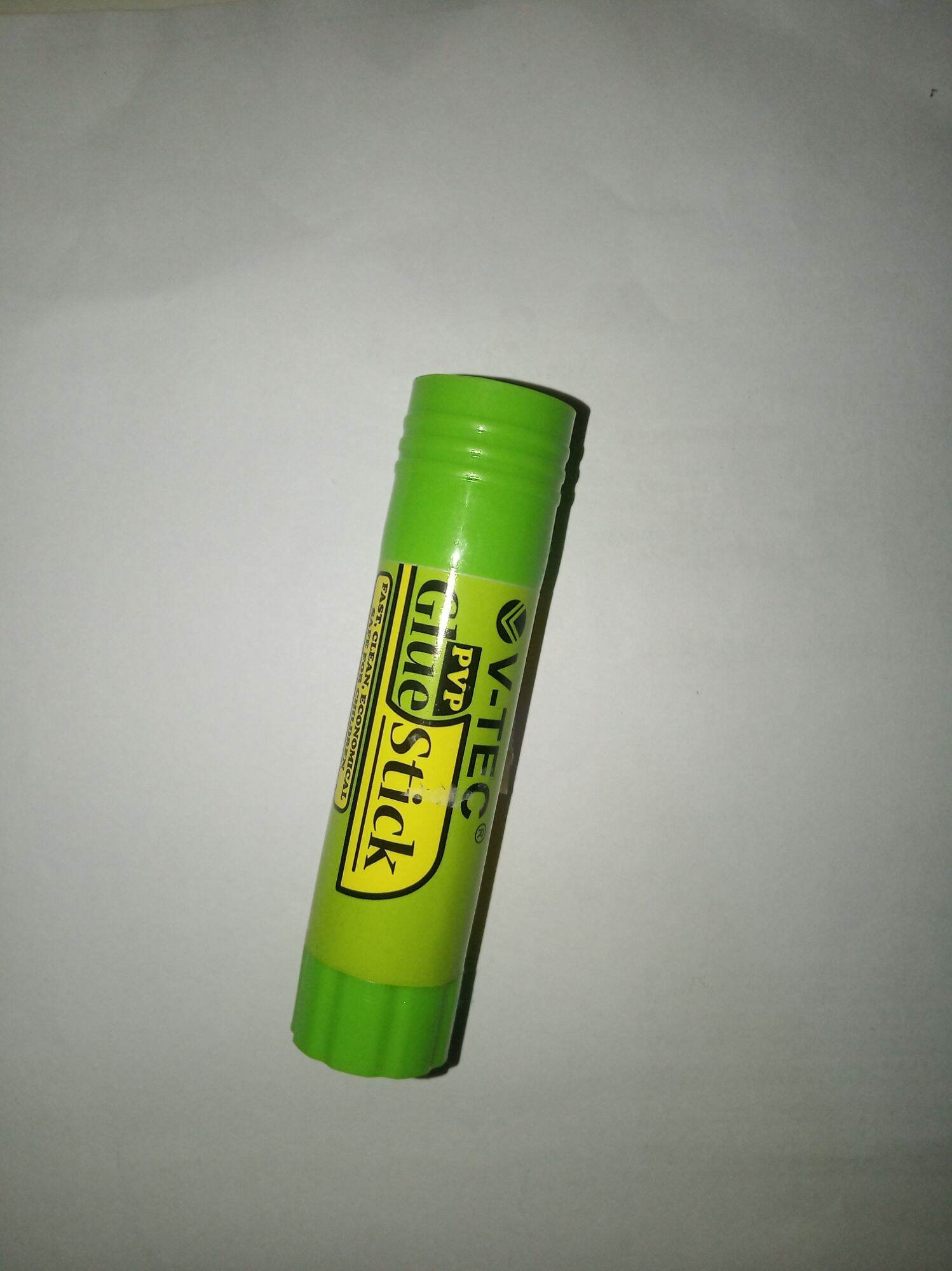 Lem Stick V-Tec (hijau) dan Joyko (merah) | Lazada Indonesia