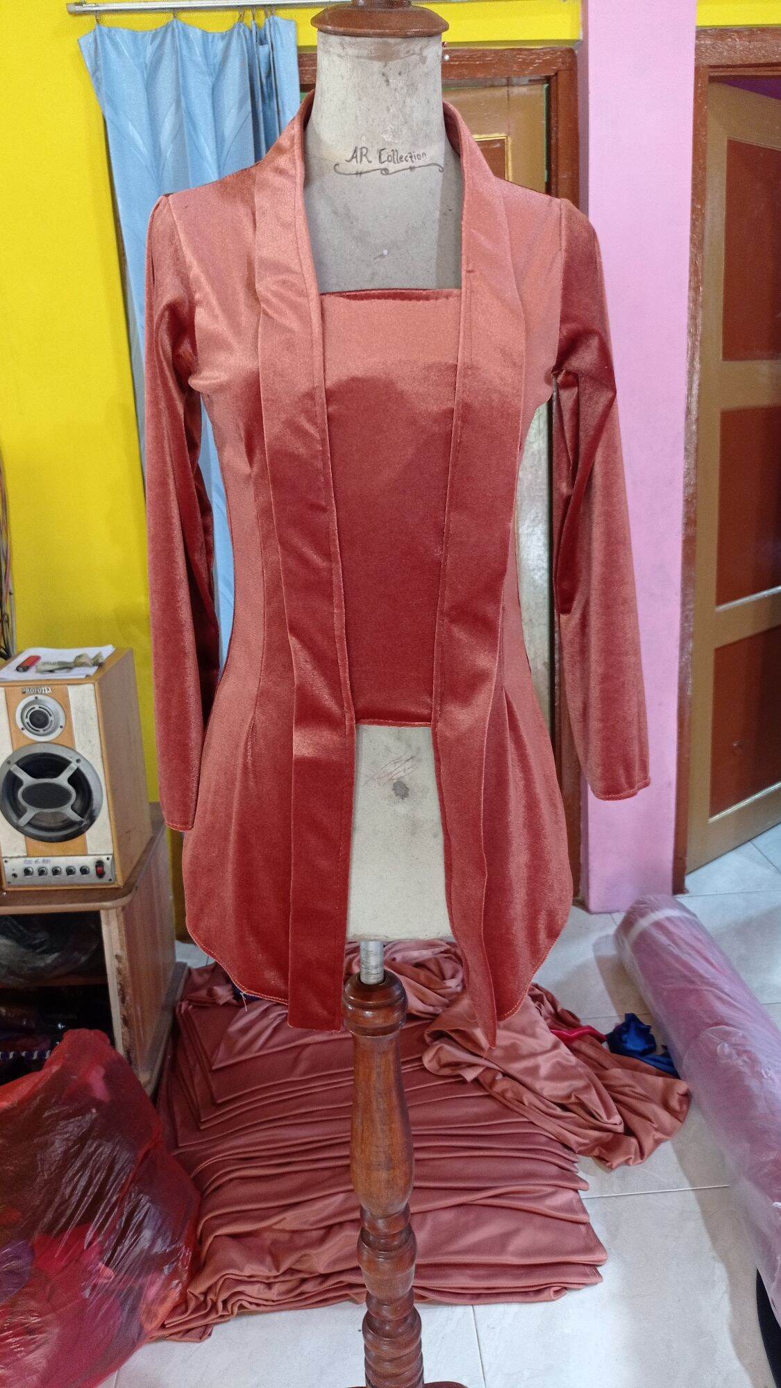 Kebaya Bludru Kutu Baru Teracota/Merah Bata | Lazada Indonesia